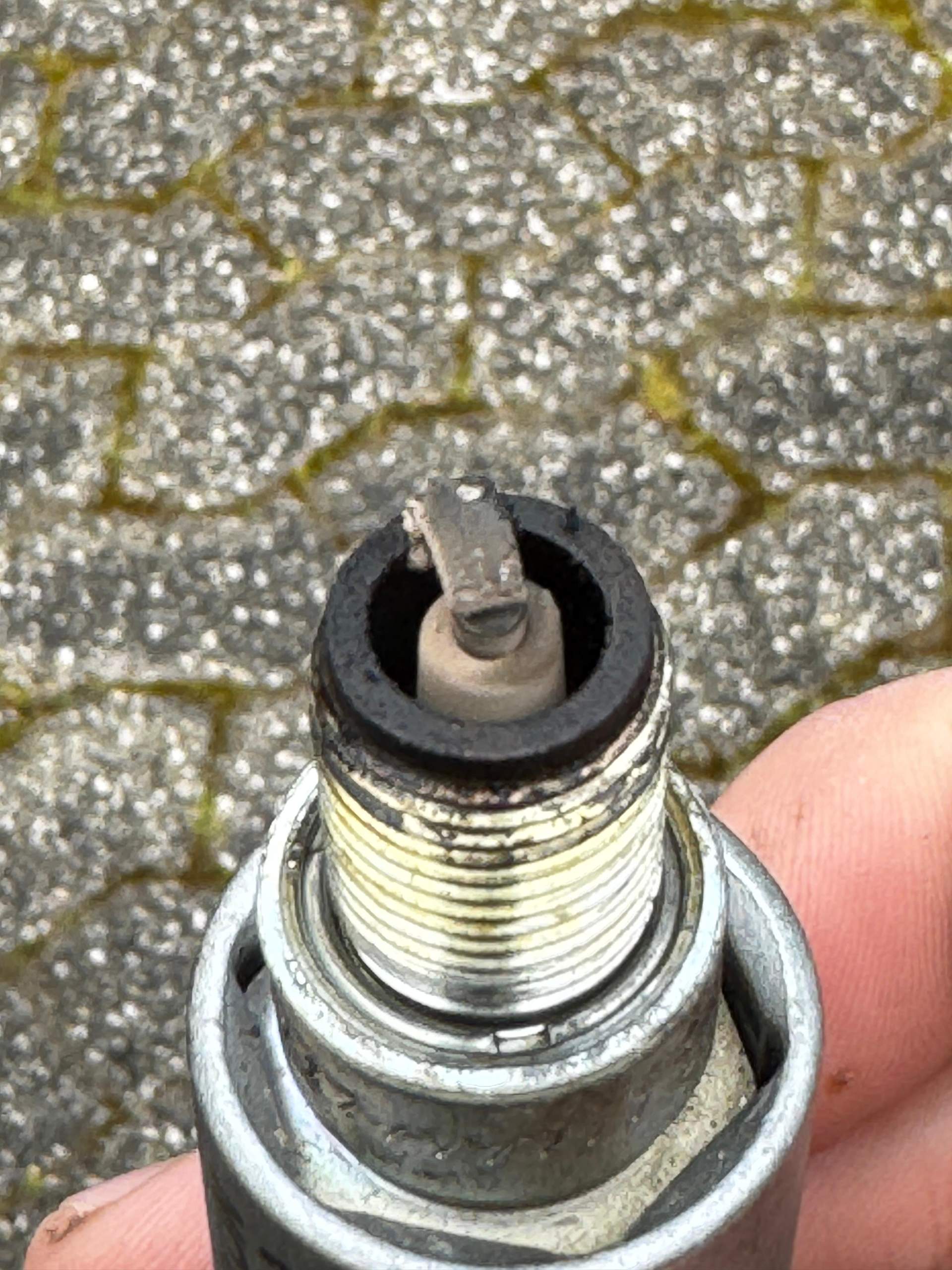 Kerzenbild, eher zu mager als okay? (50ccm, Scooter, Zweitaktmotor)