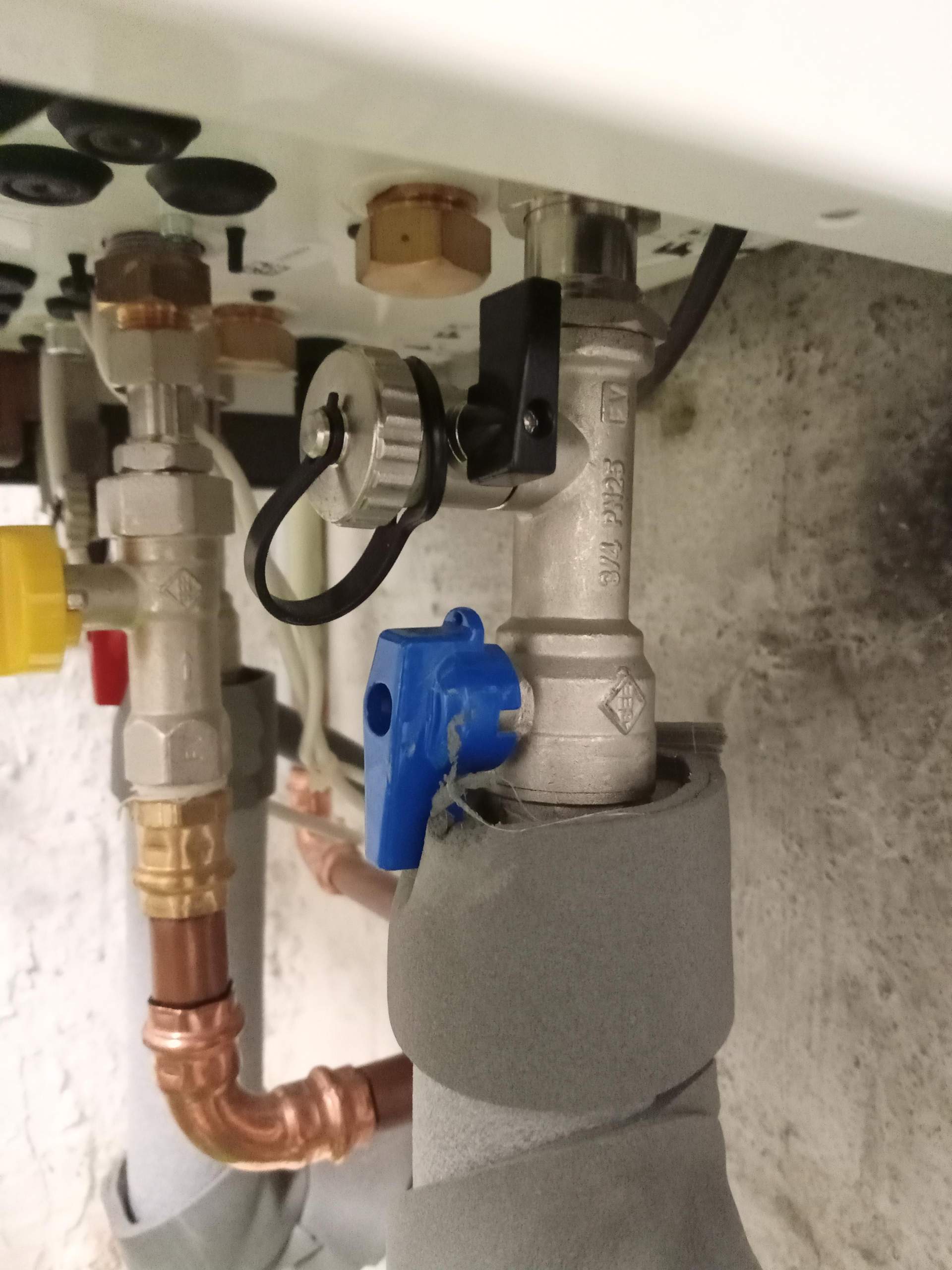 KFE Hahn läßt sich händisch nicht bewegen? In welche Richtung öffnen? (Heizungsanlage, Klempner ...