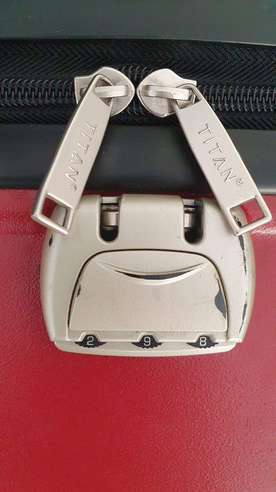 Kofferschloss zipper kaputt? (Reparatur, Koffer, Schloss)