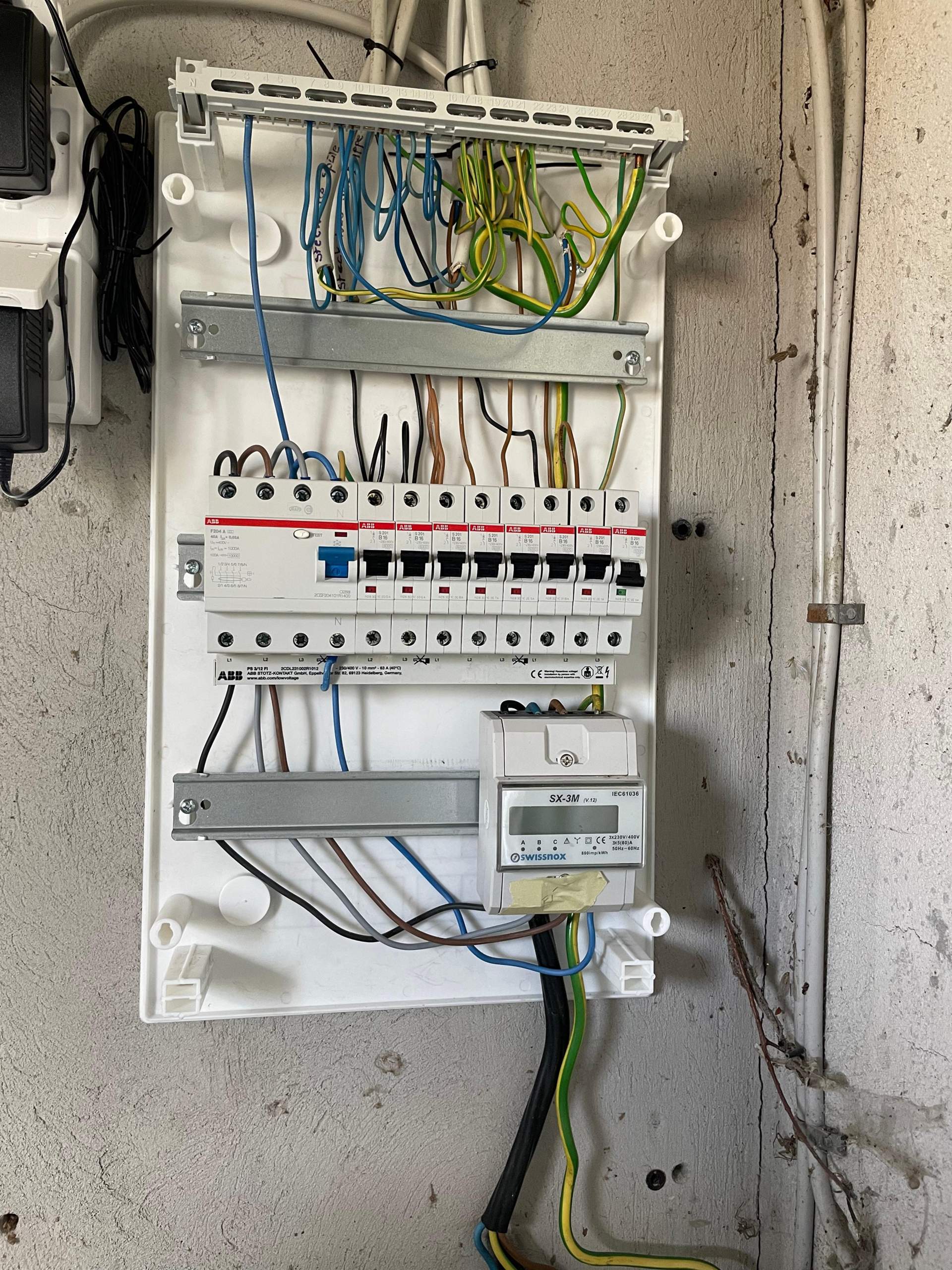 Kriechstrom bei Aluleitung? (Technik, Technologie, Strom)