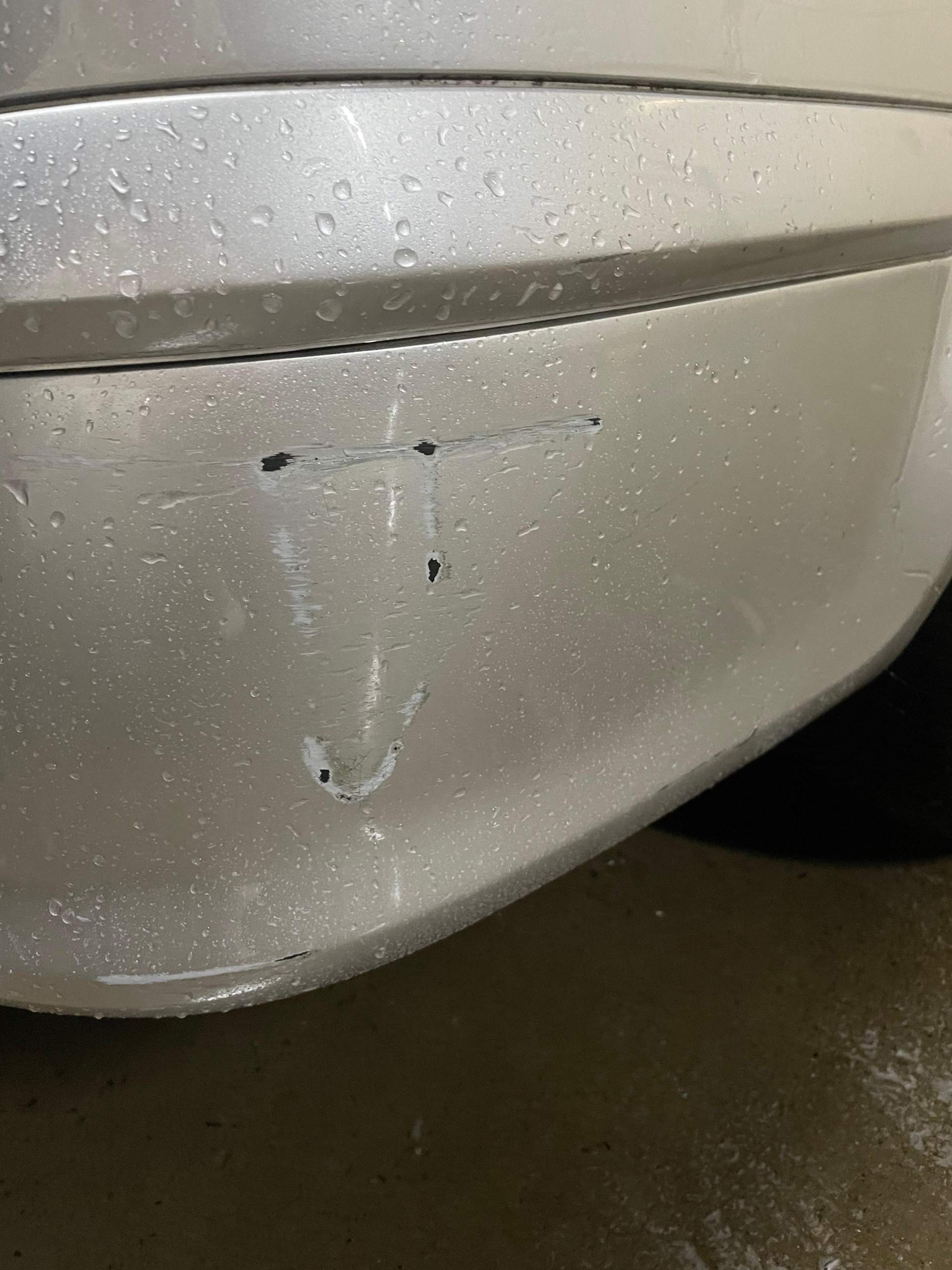 Lackschaden am auto? (Lackierung)