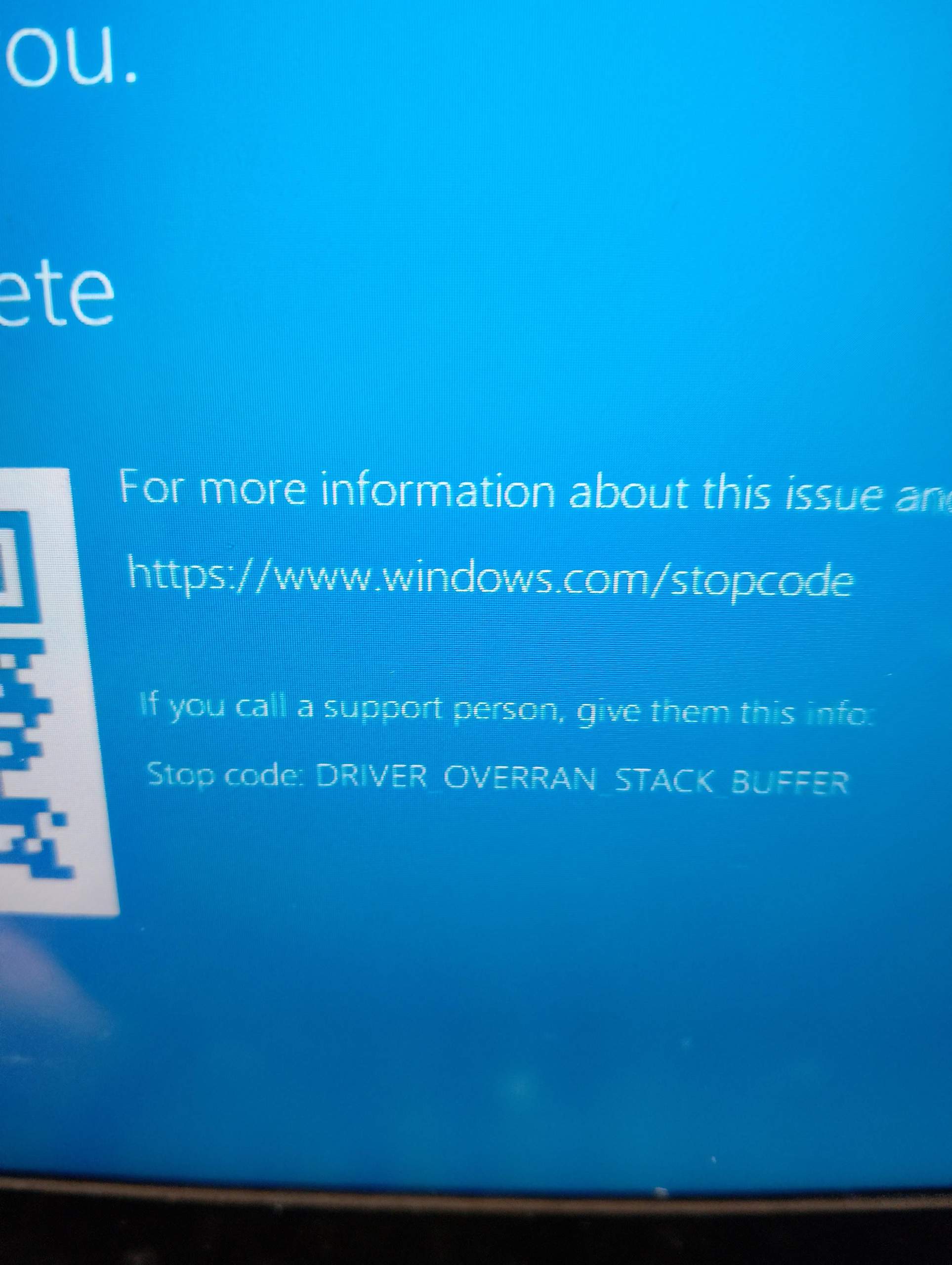 Laptop Medion Akoya E2216T Bluescreen? (Windows 10, booten)