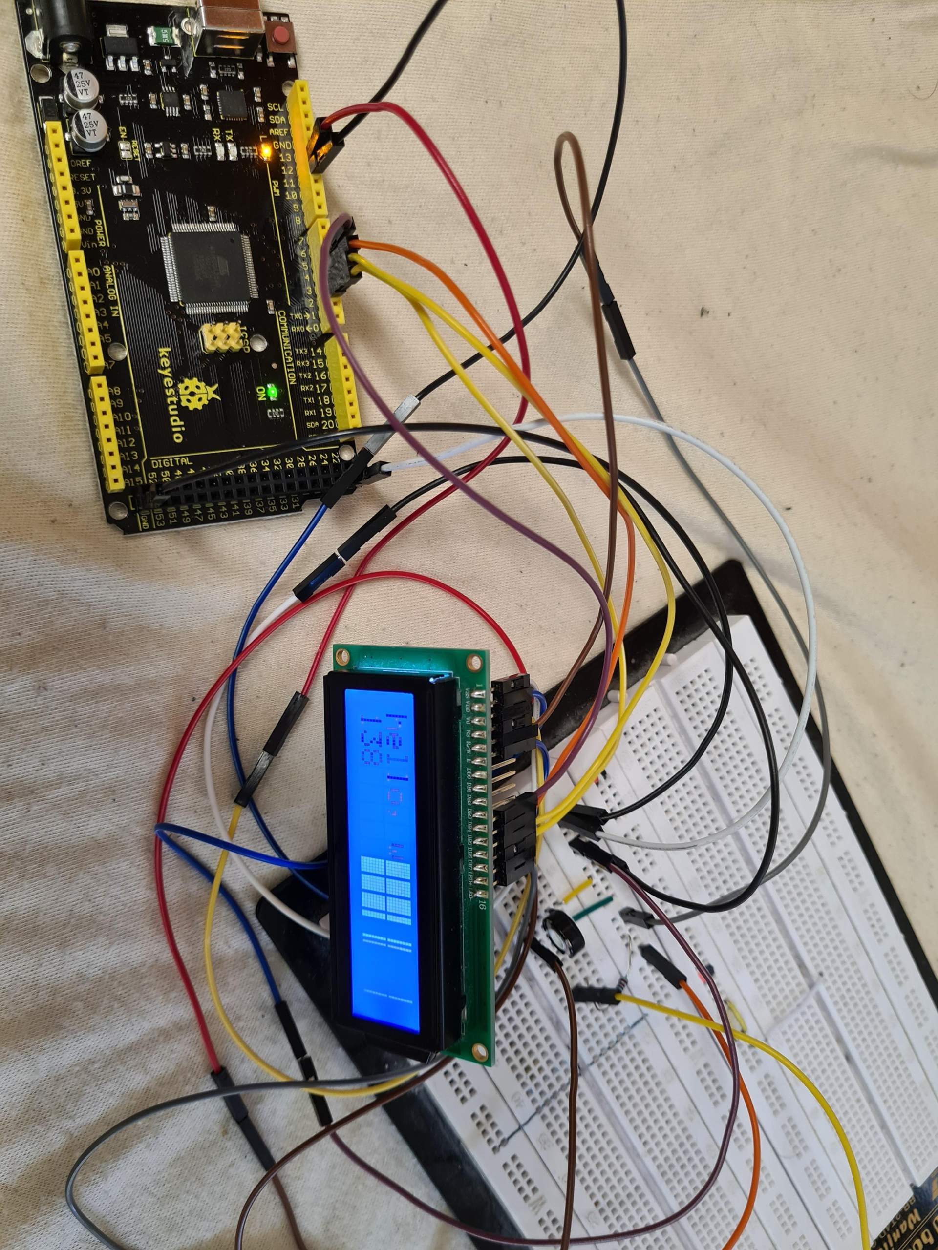 LC-Display wird nur zur Hälfte angezeigt (Arduino)? (Computer, Technik, Mikrocontroller)