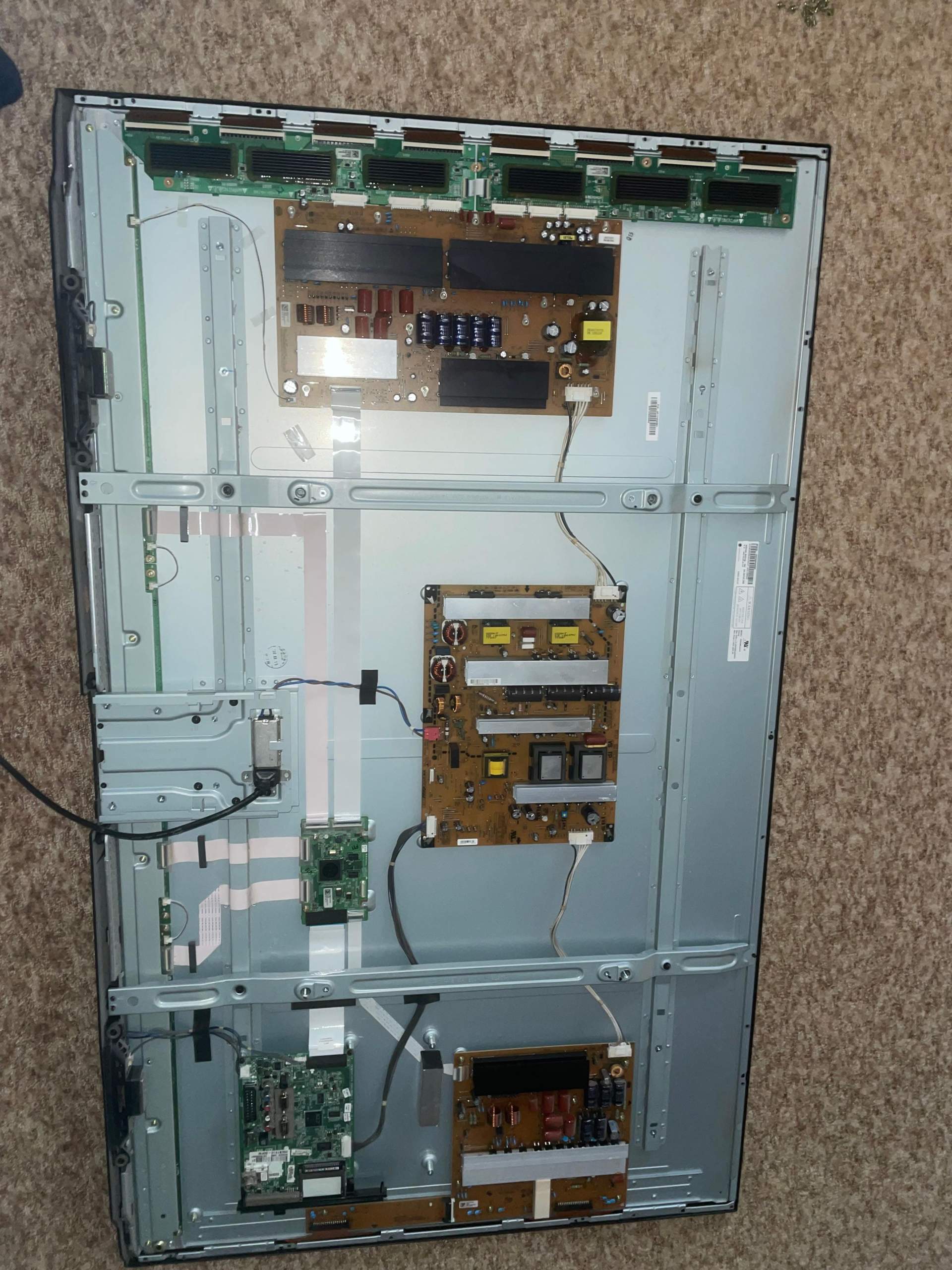 LG 60PA5500 Plasma geht an und sofort wieder aus? (elkos, An Aus)