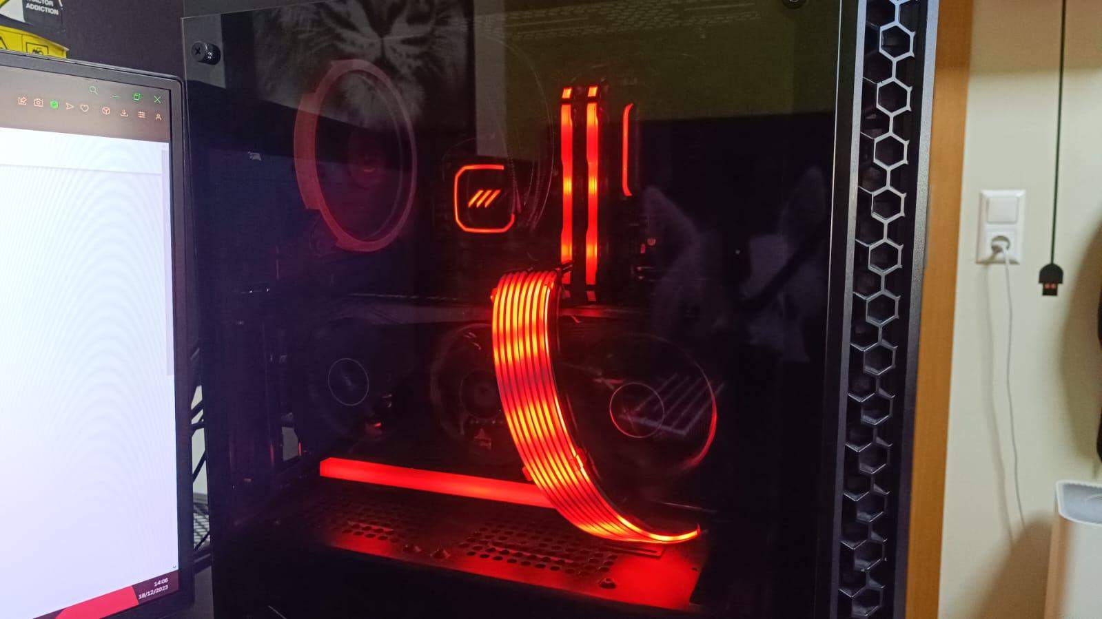 Lian Li Strimer zu nah an Grafikkarte? (Gaming PC, Lüfter, Gehäuse)