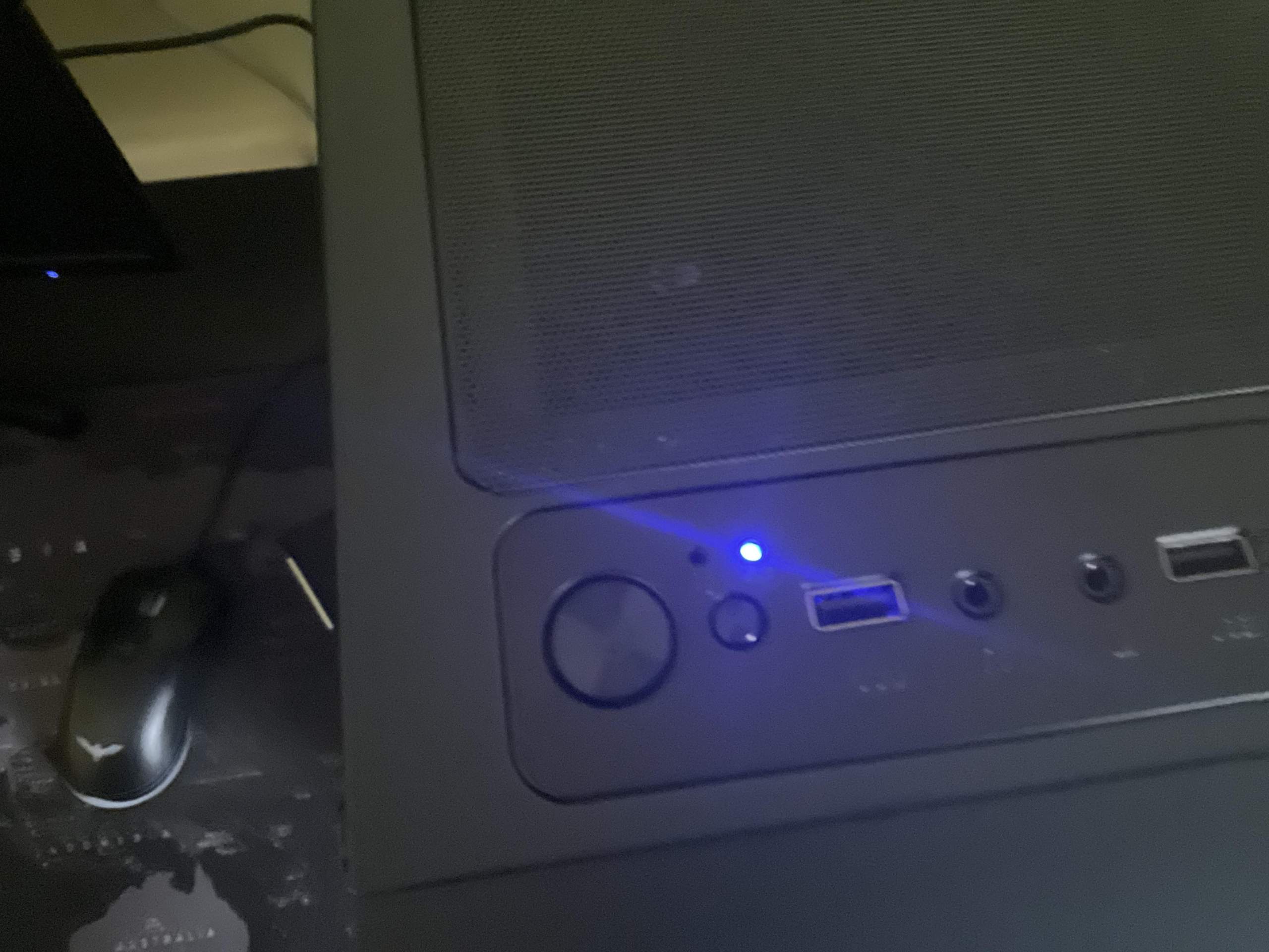 Licht blinkt schnell beim hochfahren und dann langsam? (Gaming PC, CPU ...