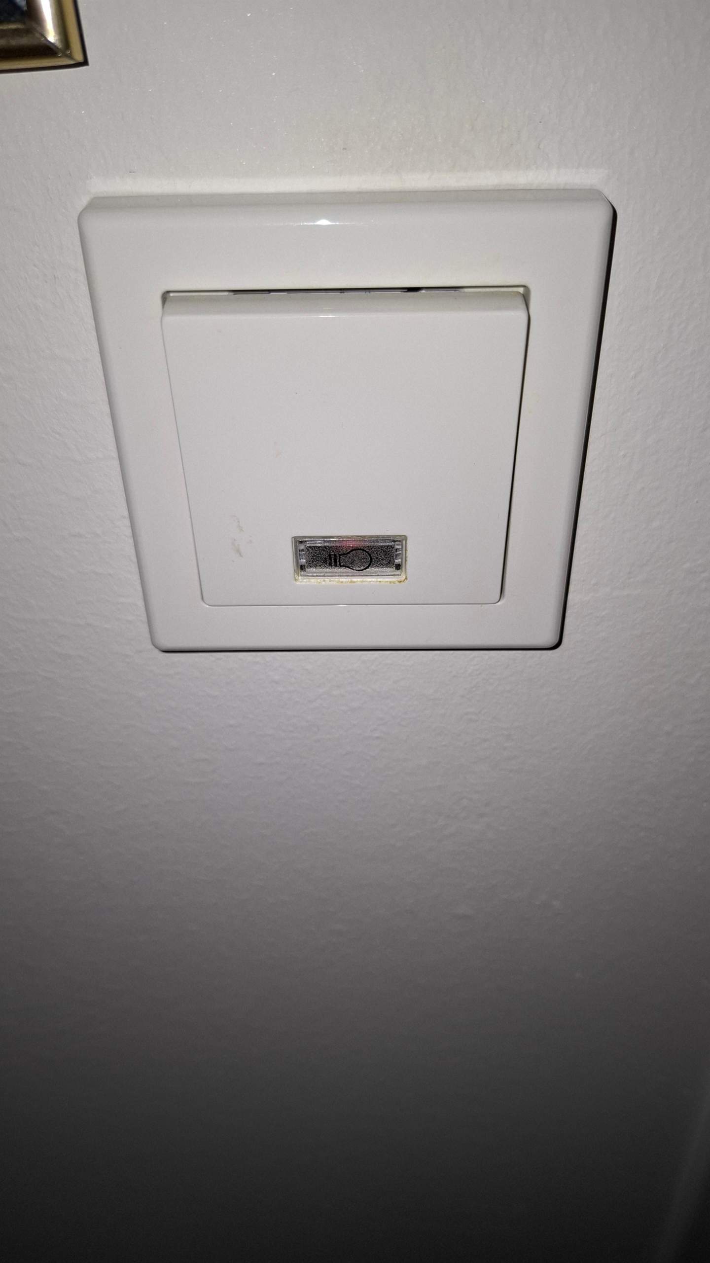 Lichtschalter mit roten Licht? (Elektriker)