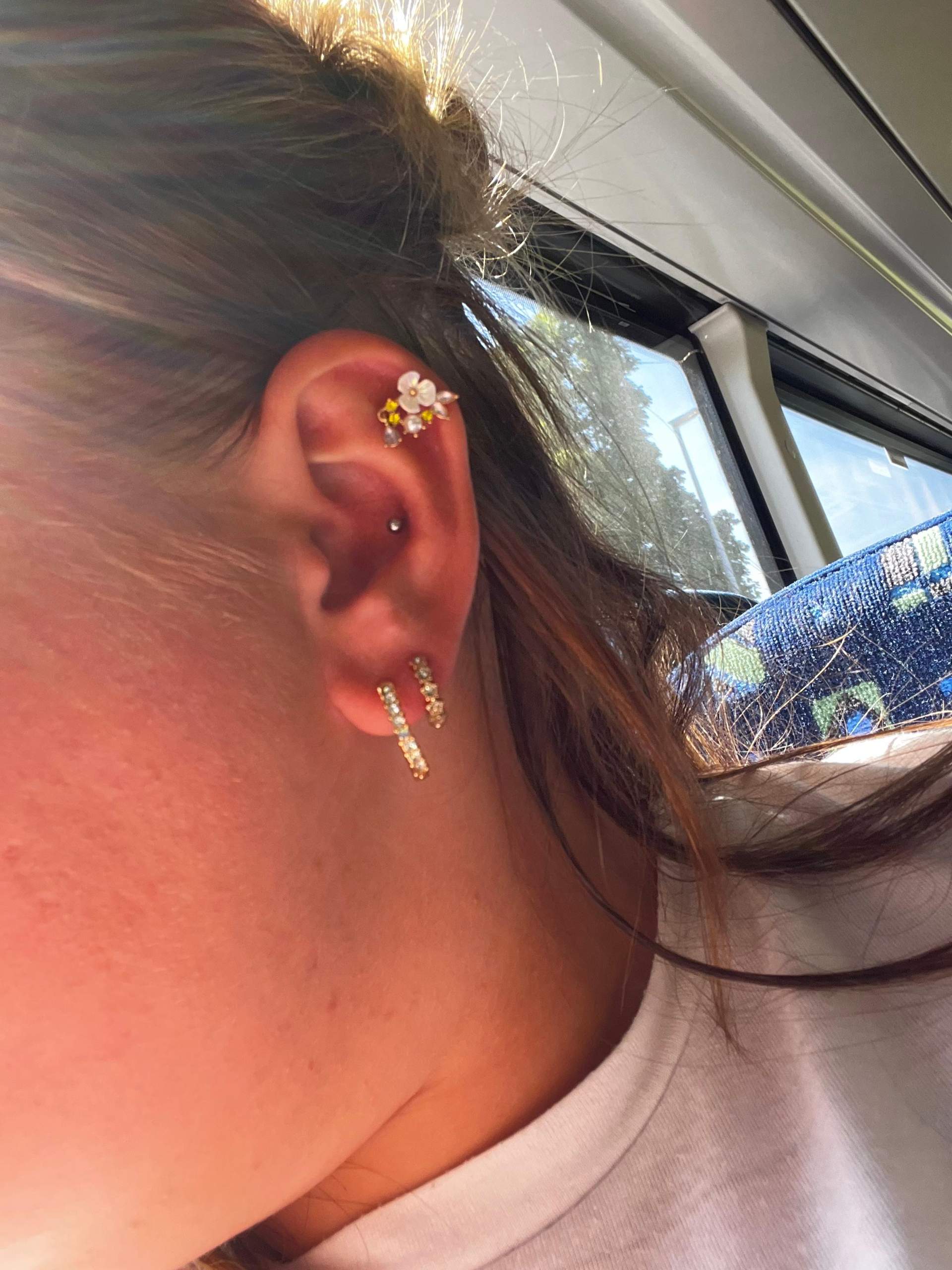 Lieber den Ring oder der Stecker bei mein Helix Piercing (Ohr ...