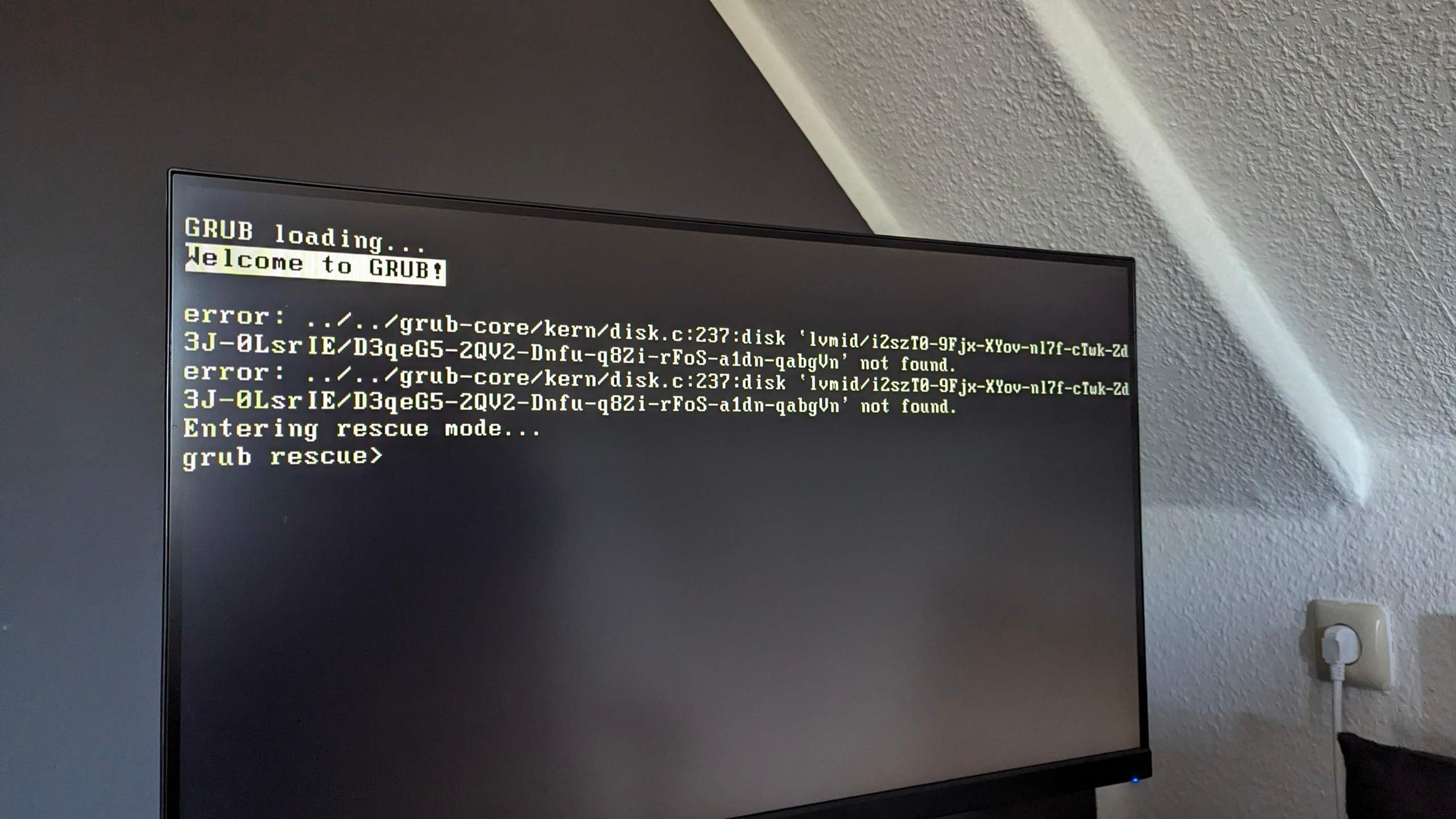 Linux startet nur mit USB Stick? (USB-Stick, booten)