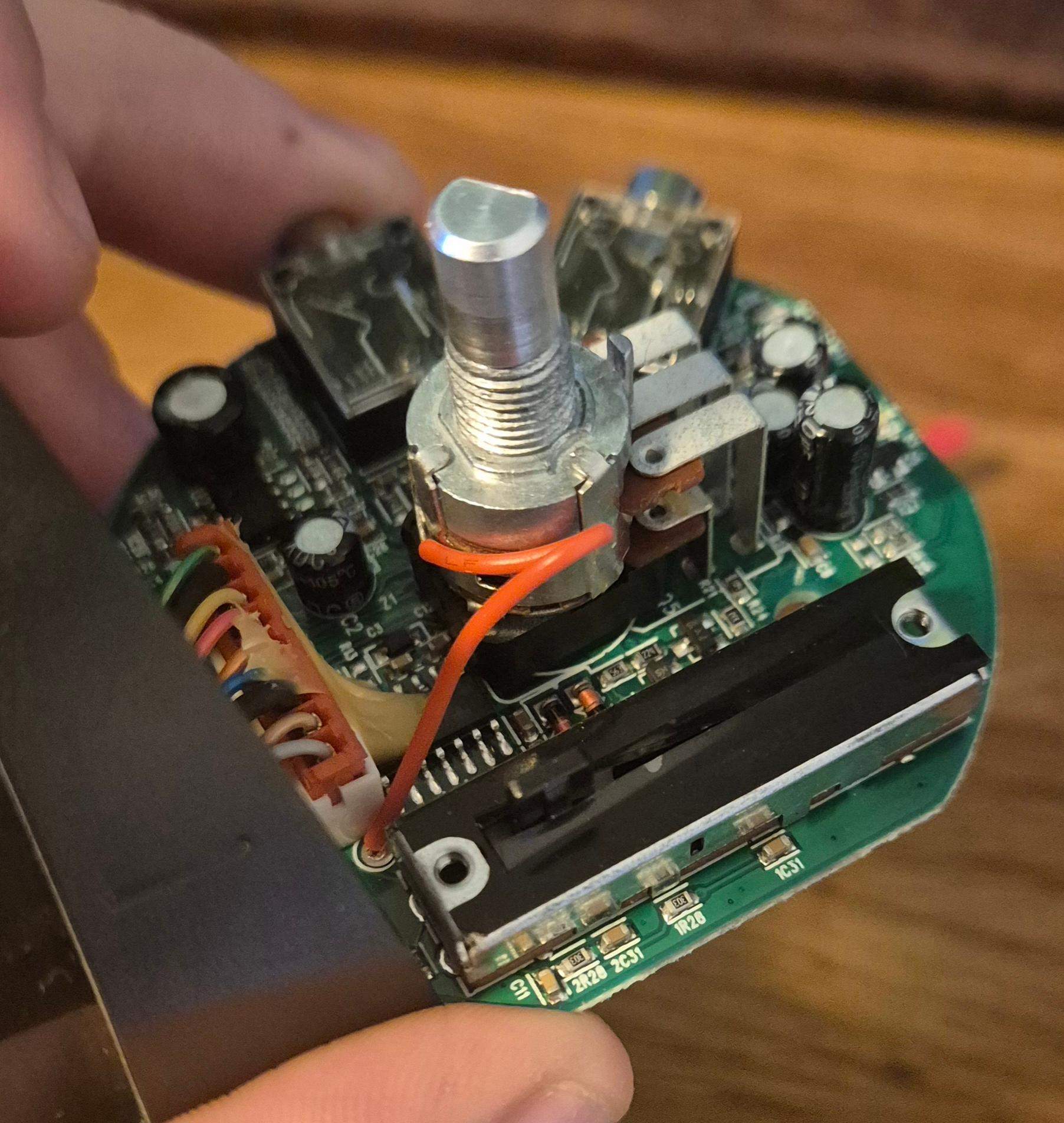 Logitech Z533 Lautsprecher Potentiometer auswechseln? (Reparatur ...
