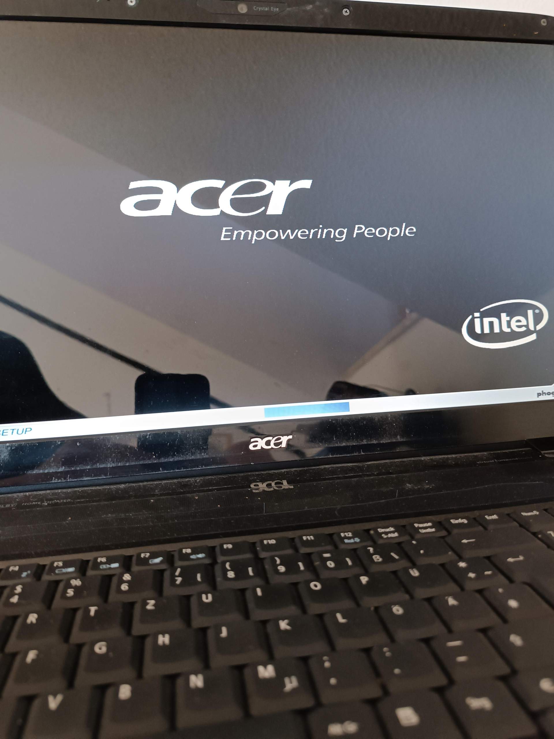 Mein Acer Laptop fährt nicht mehr hoch was tun? (fährt nicht hoch)