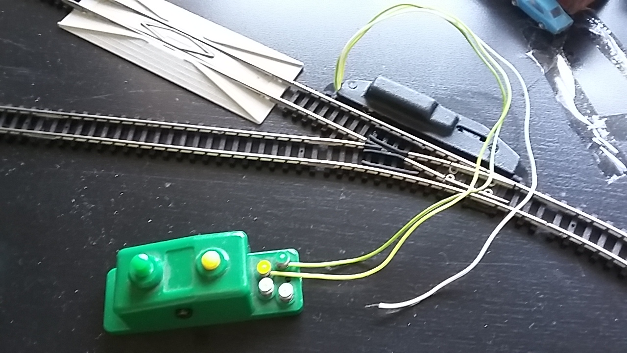 Minitrix elektr. Weiche welche Kabel? (Modelleisenbahn)