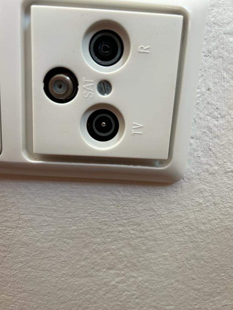 Multimedia Buchse einbauen? (Internet, WLAN, Netzwerk)