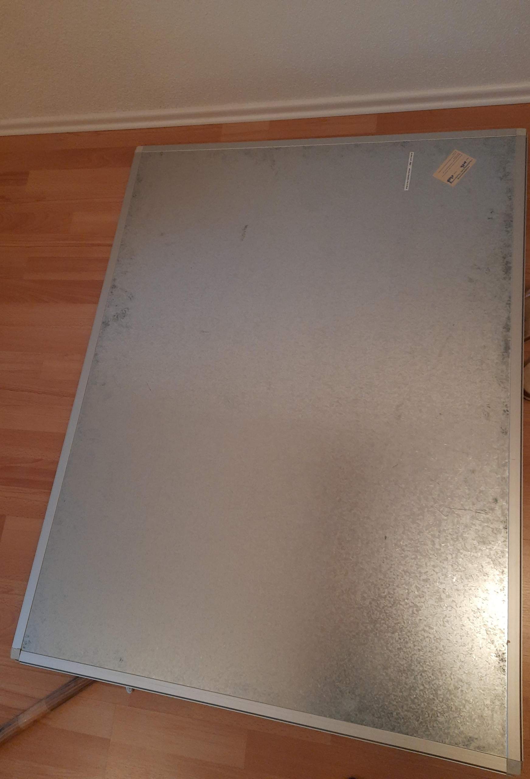 Ne frage an die handwerklich begabten. Wie hänge ich ein Whiteboard auf ...