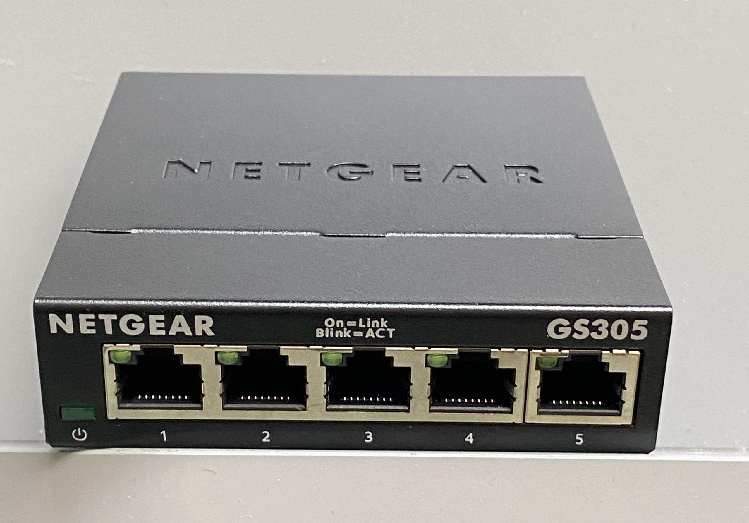 Netgear Gigabit Switch GS305 anschließen/verbinden? (Netzwerk, Router, LAN)