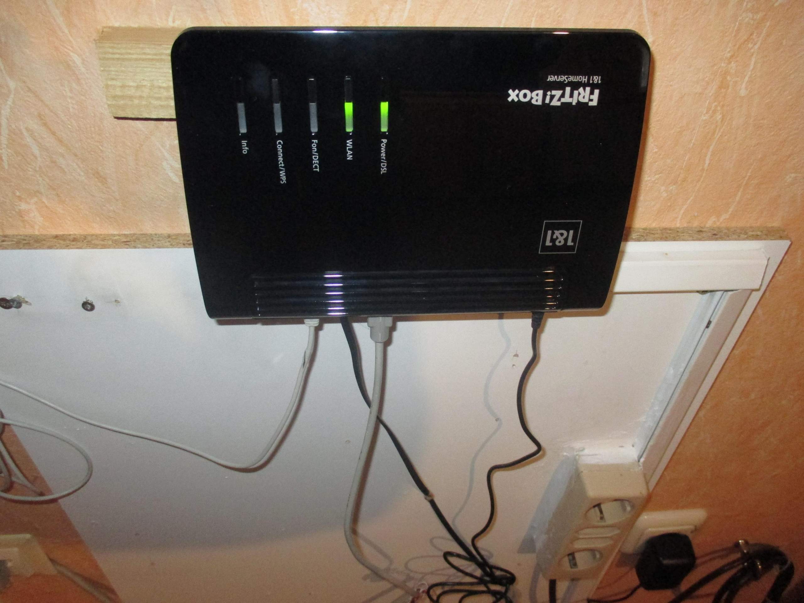 Netzwerkkabel und Telefonkabel neu verlegen? (Internet, Router, LAN-Kabel)