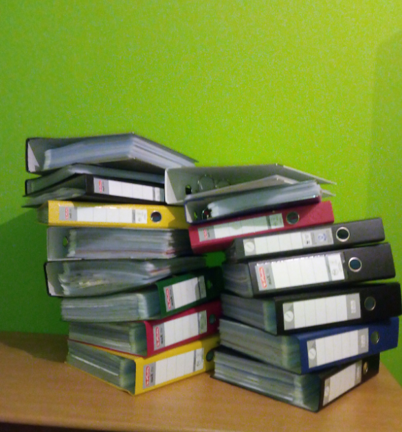 Normal, so viele Ordner zu besitzen? (Psychologie, Umfrage, Dokumente)