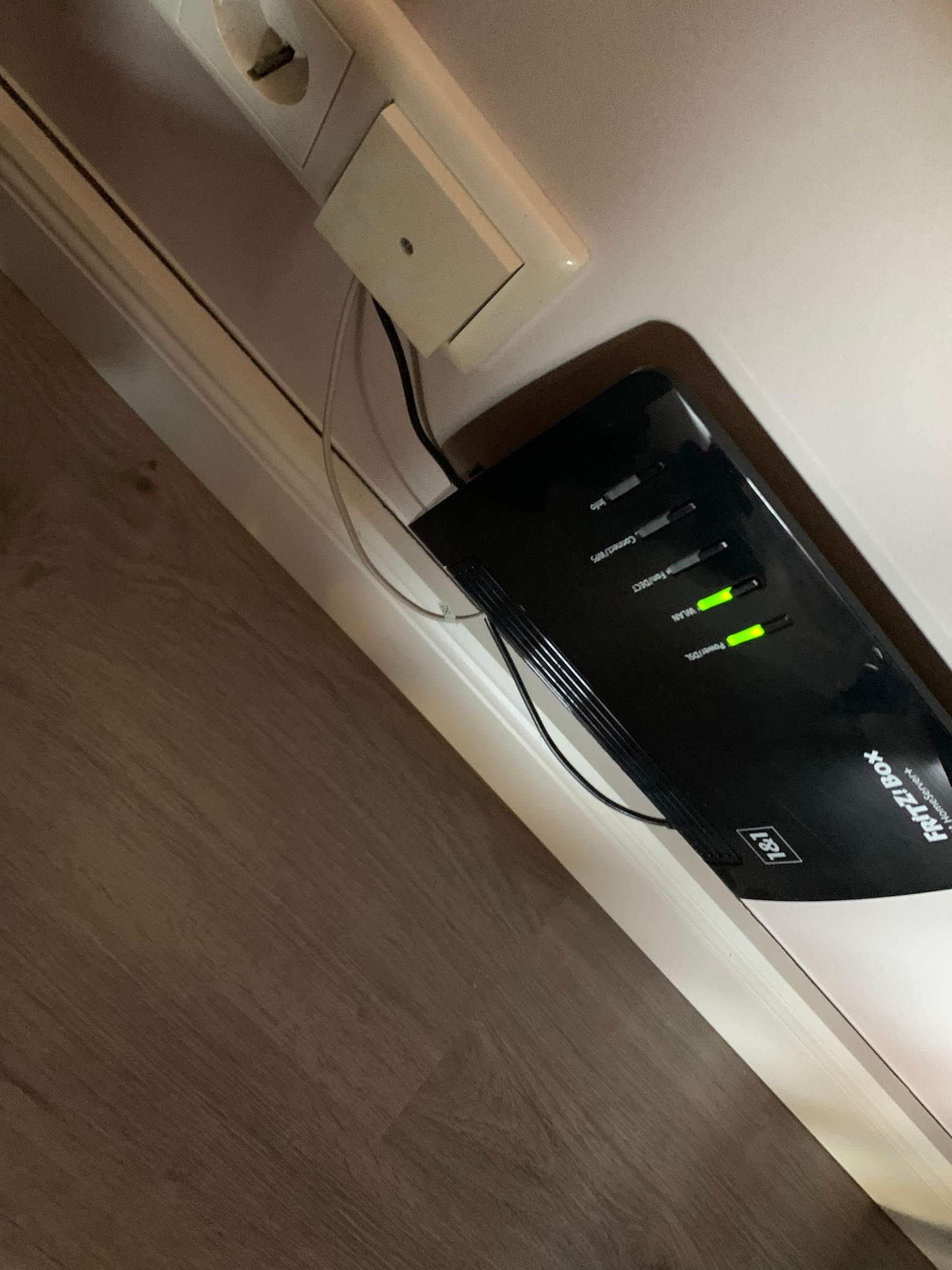 Passt der Router hier rein? (Technik, Internet, WLAN)