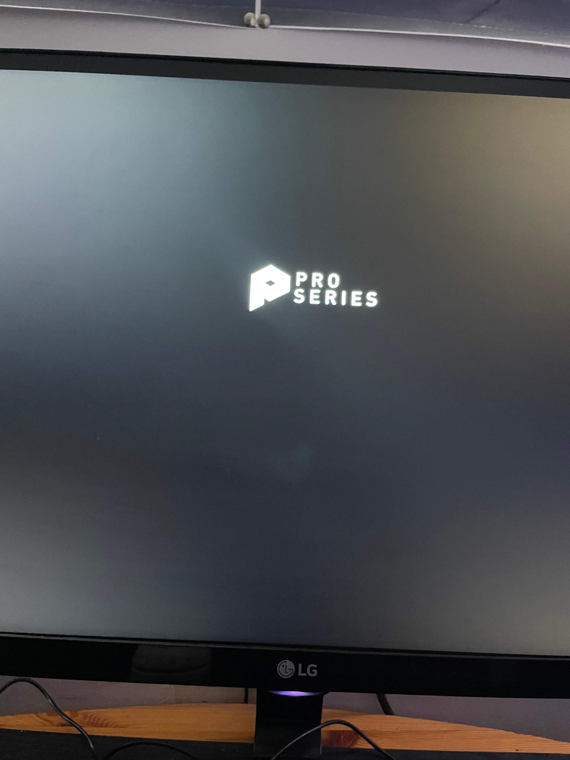 Pc hängt bei pro series? (Windows 10, BIOS)