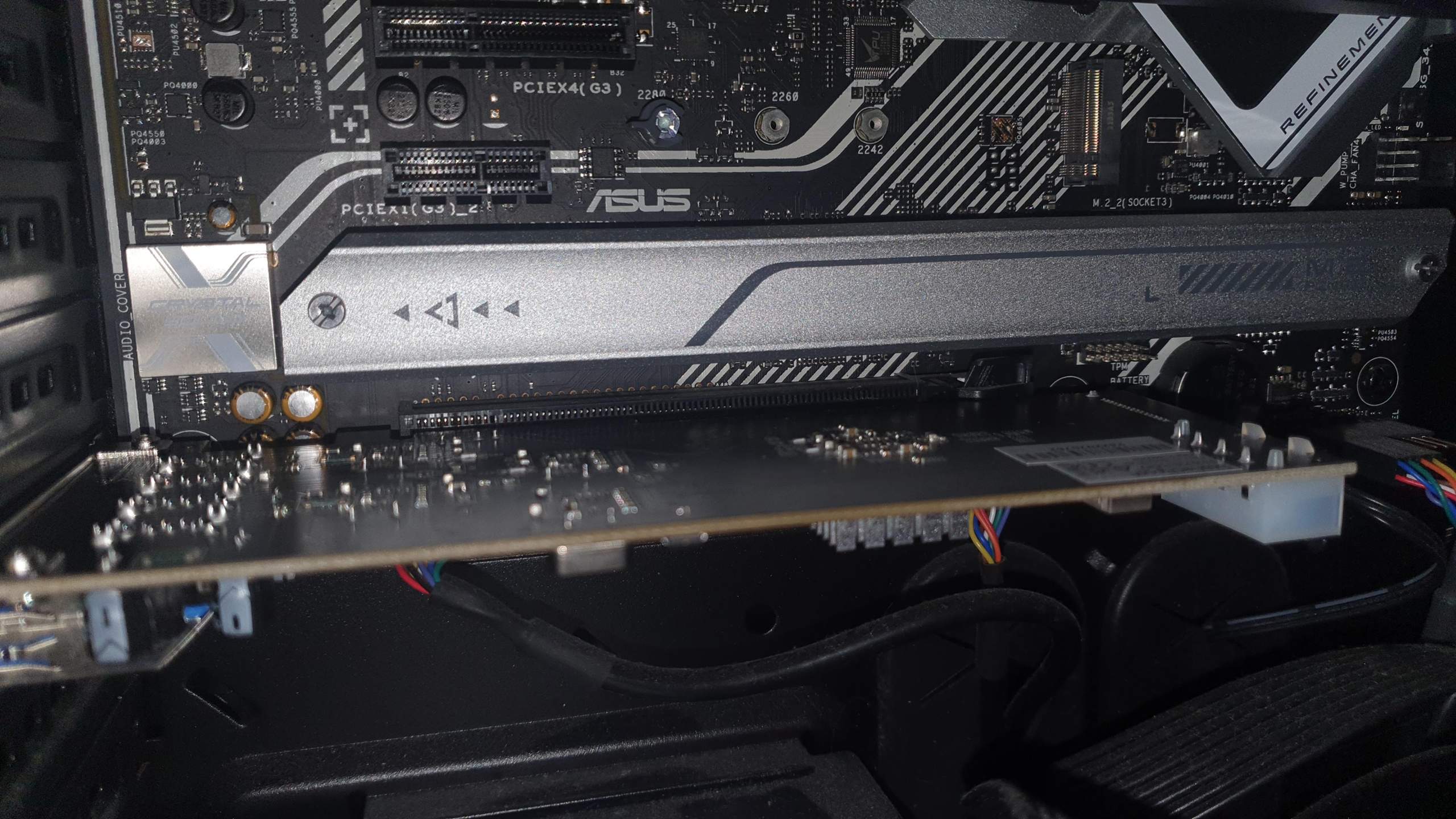 PCIE Karte (jetzt) einbauen - Ist das so richtig..? (Hardware, Gaming ...