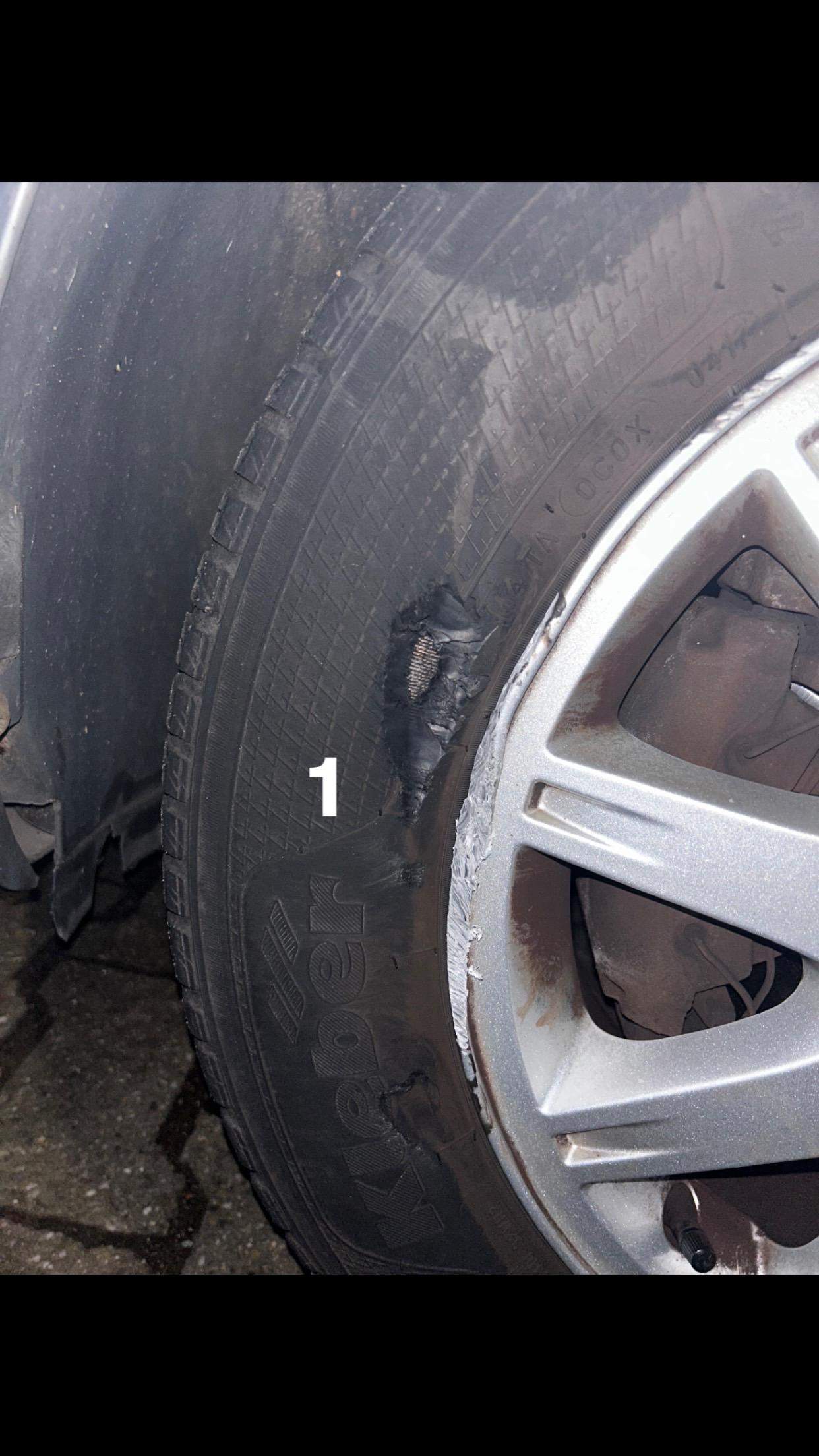 Reifen komplett kaputt wegen Bordstein? (Werkstatt, Felgen)