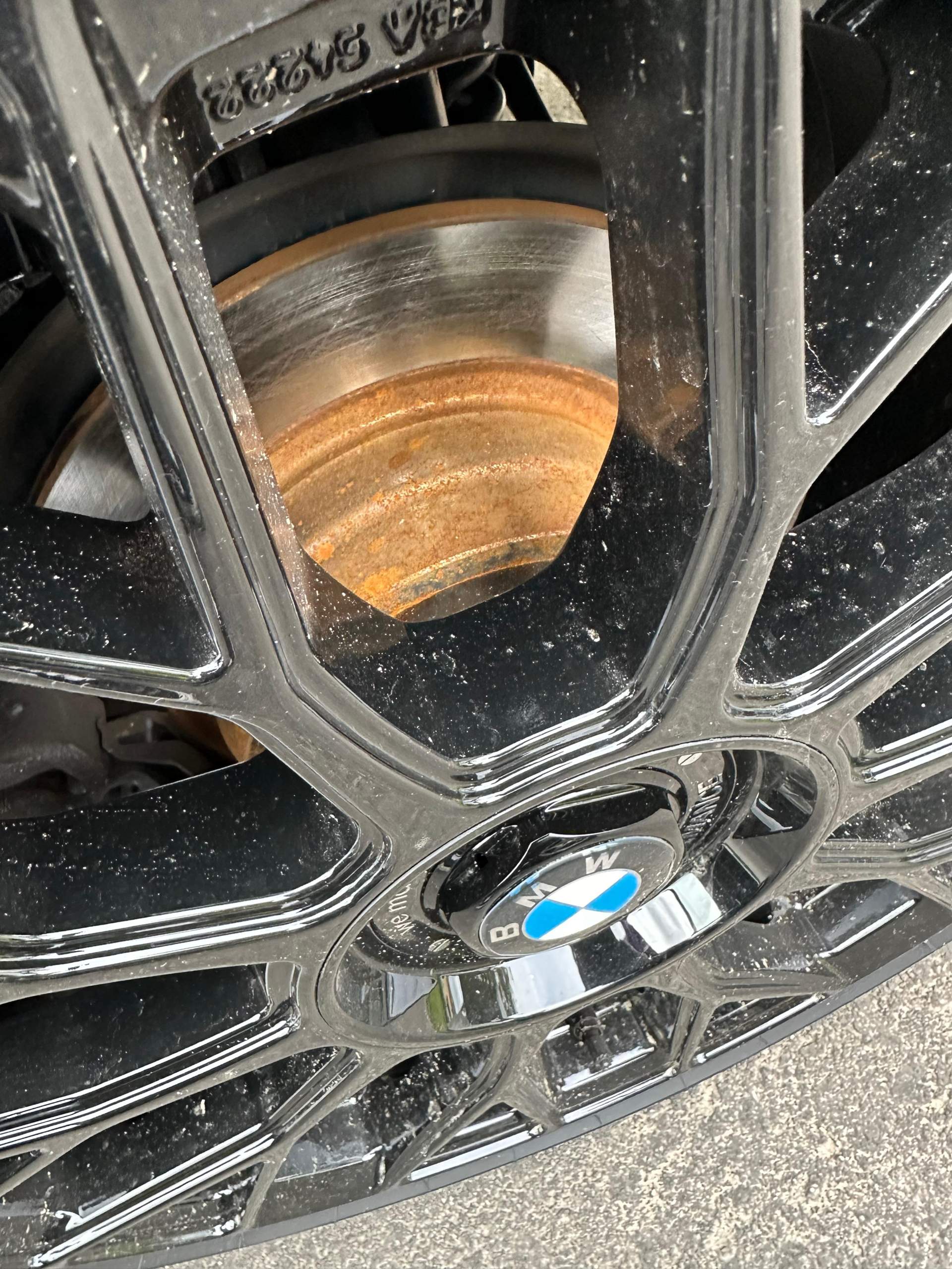 Rost an der Radnabe entfernen? (Werkstatt, BMW)