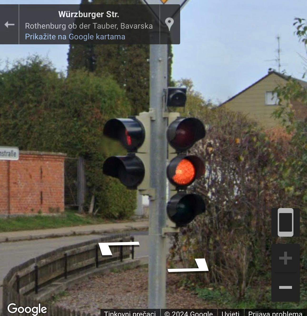 Rotlichtblitzer oder Bewegungsmelder? (Verkehrsregeln, Verkehrsunfall)