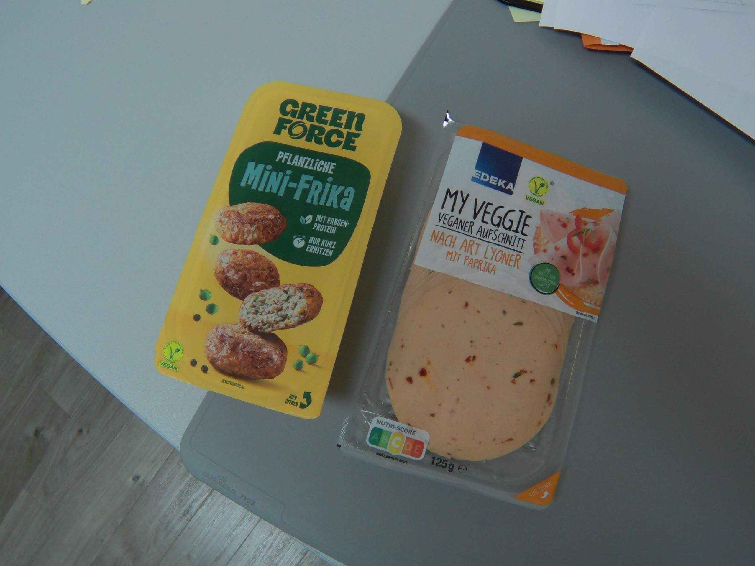 Schmeckt vegane Wurst wirklich genau so wie normale?! 😎 (gesunde ...