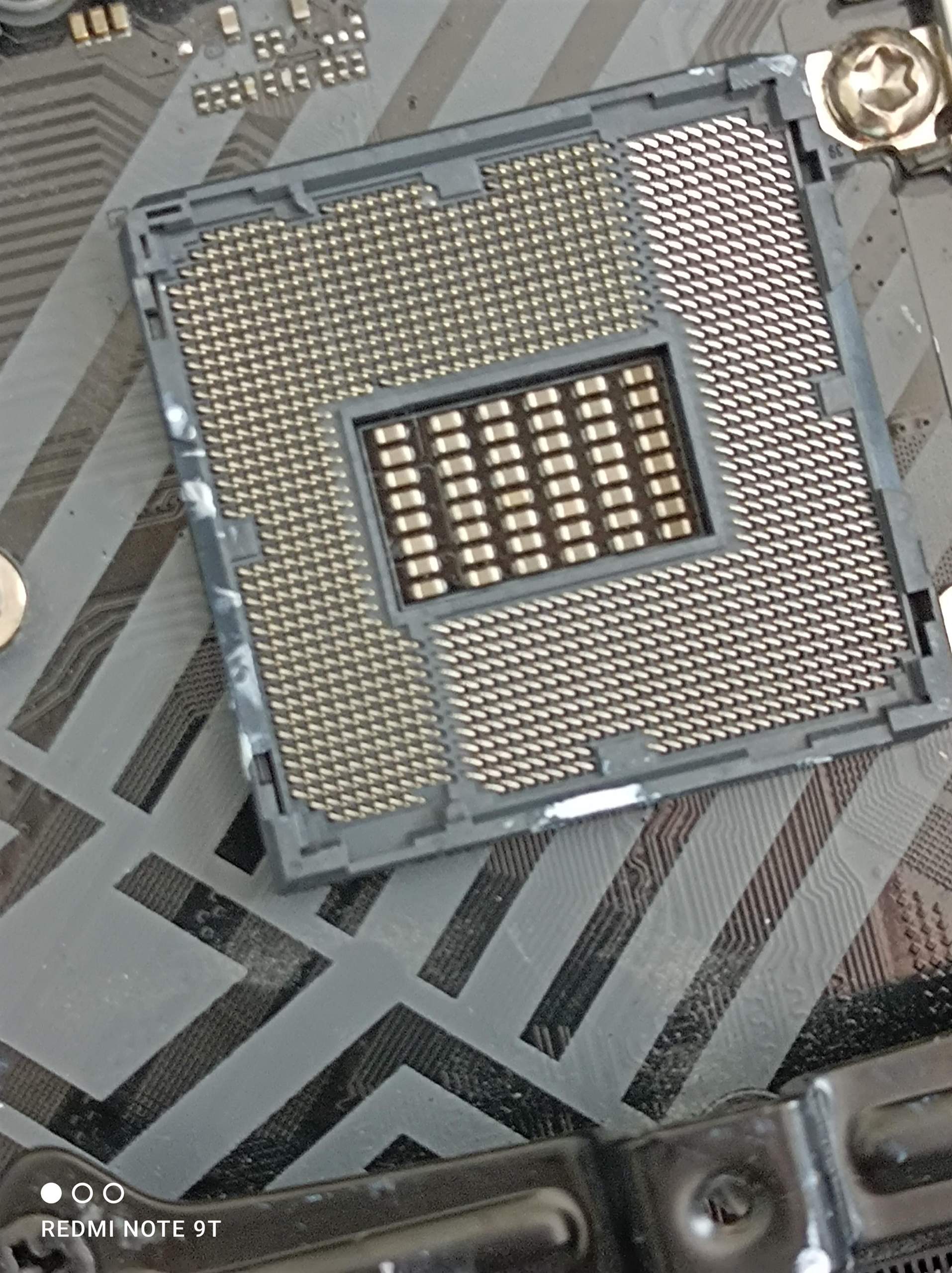 Seht ihr was möglicherweise kaputt ist? (Computer, Reparatur, CPU)