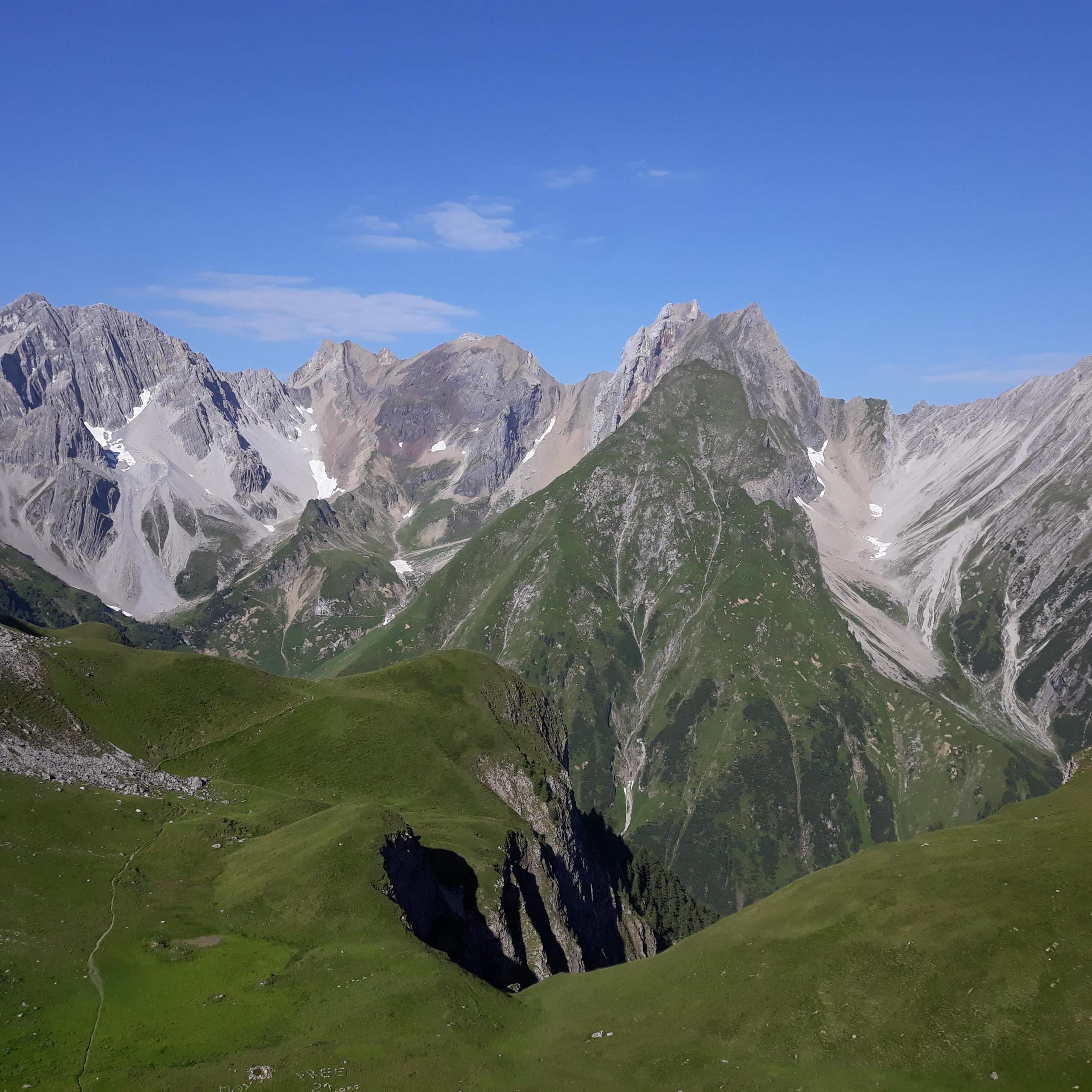 Seid ihr schon einmal über die Alpen gewandert? (Berge, Wanderung)
