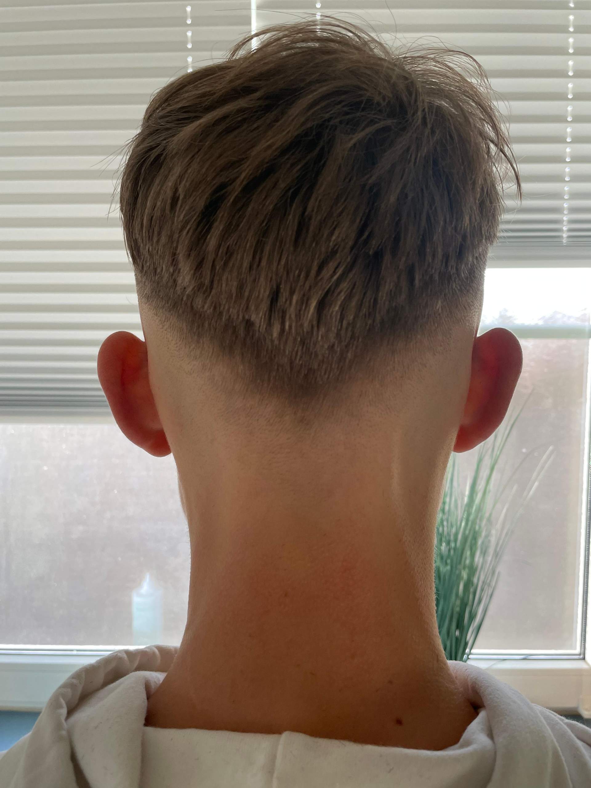 Sieht die Frisur gut aus? (Haare, Beauty, Abstehende Ohren)