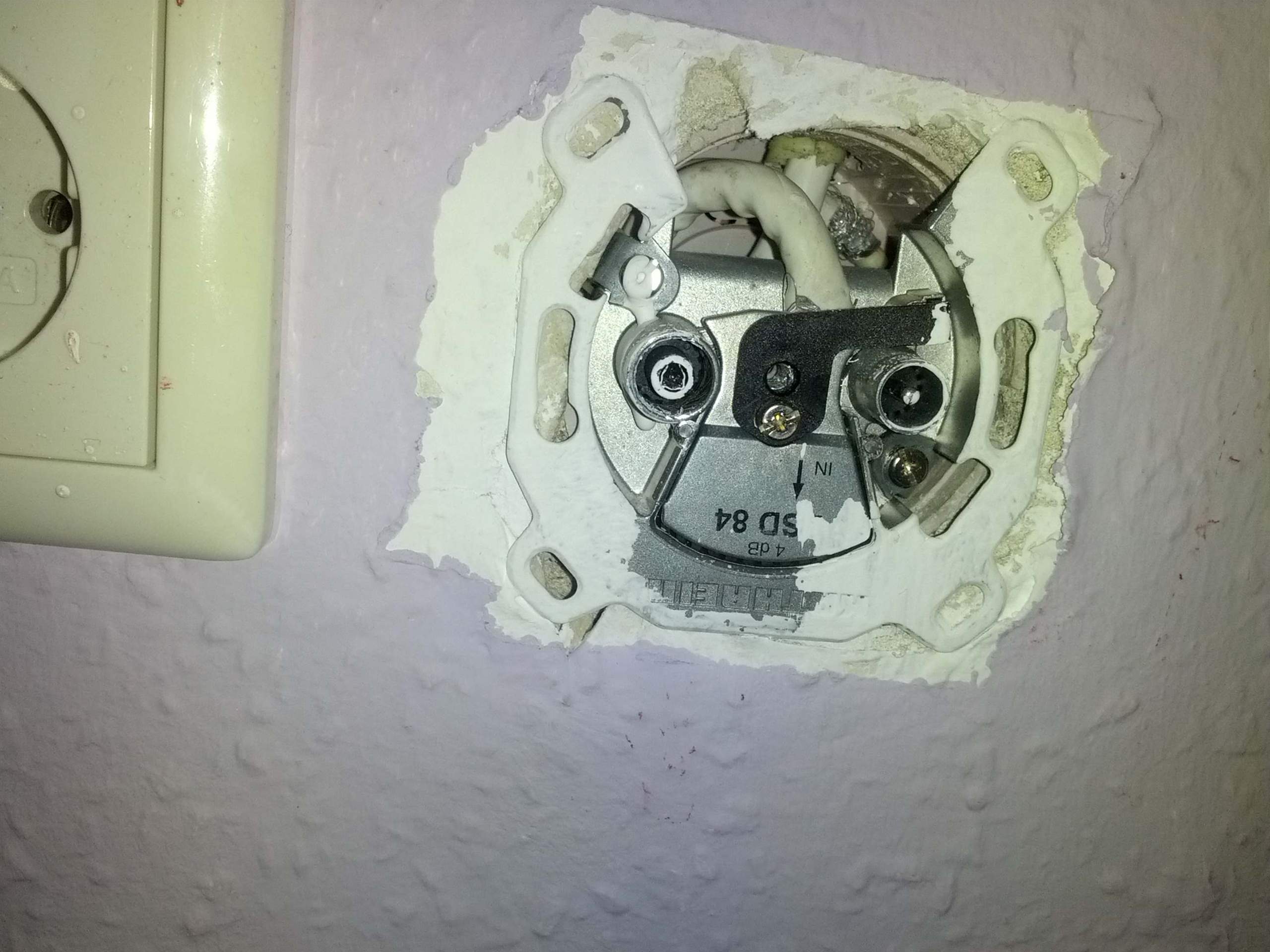 Smart TV / Koaxialkabel / Sat Anschluss / Fernsehen Empfang / TV Buchse ...