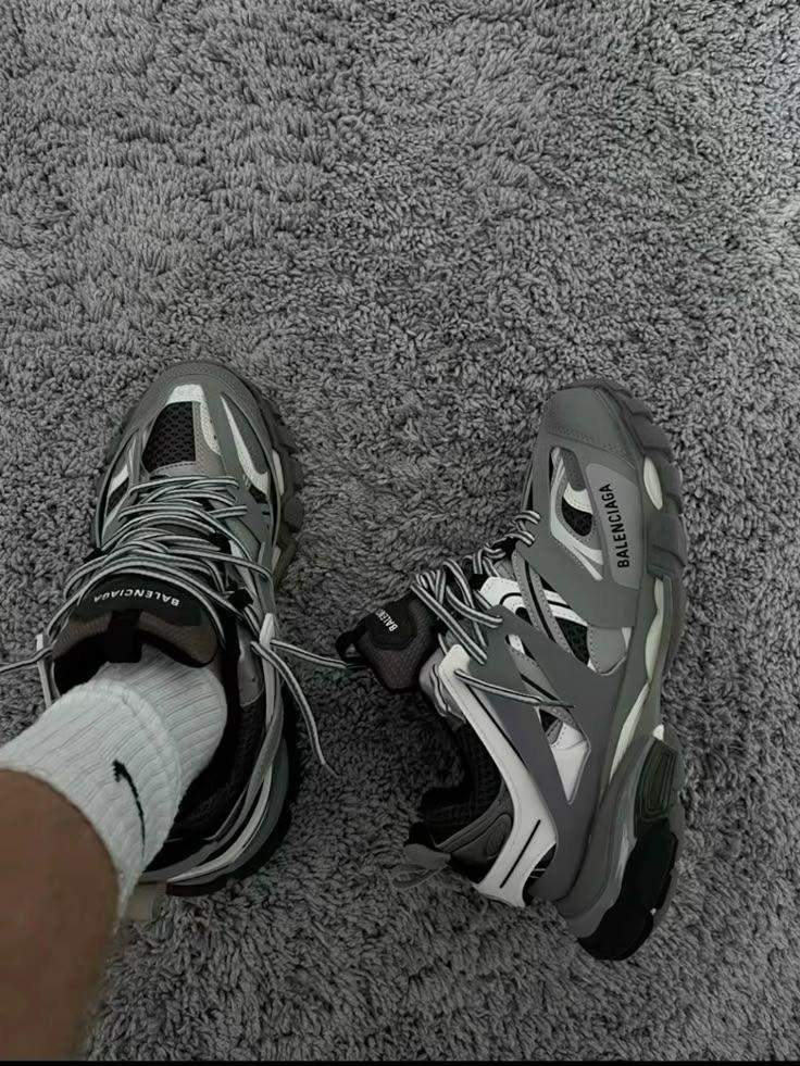 Soll ich Balenciaga tracks holen? (Style, Sneaker, Trend)