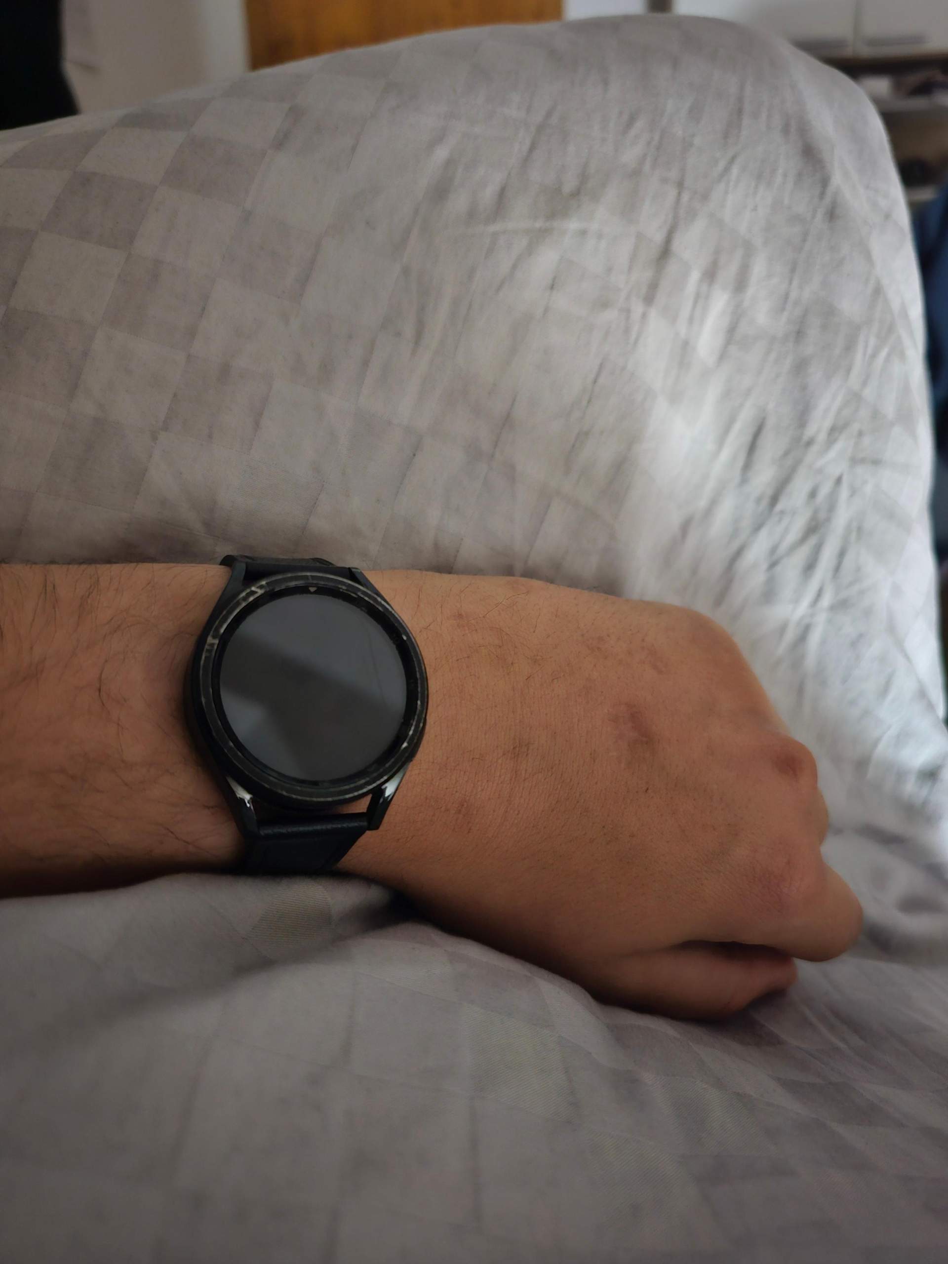 Soll ich mir die Galaxy Watch 7 Ultra holen oder ist die zu groß ...