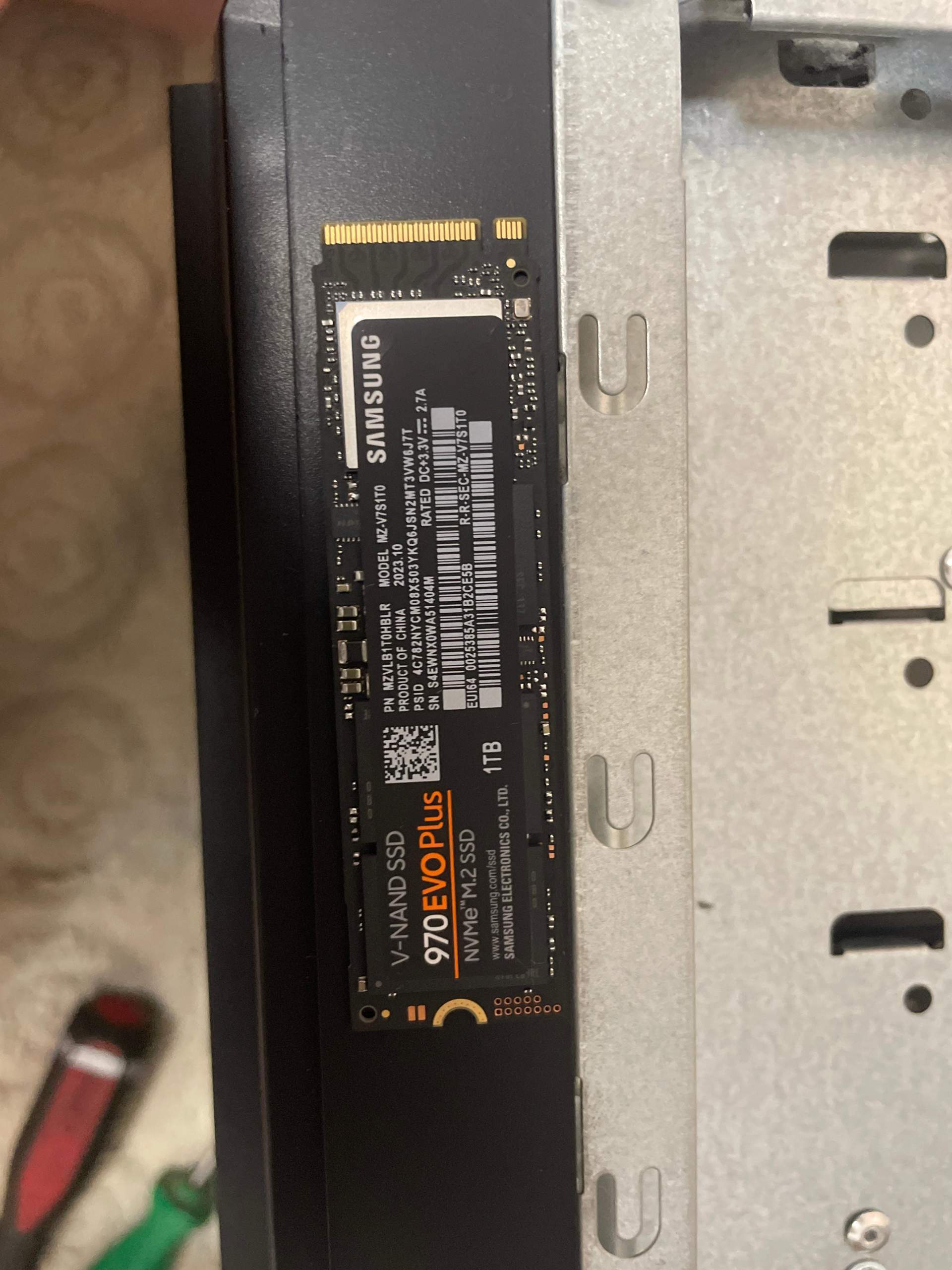 SSD karte einbauen? (Speicherplatz, HDD, Solid-State-Drive)