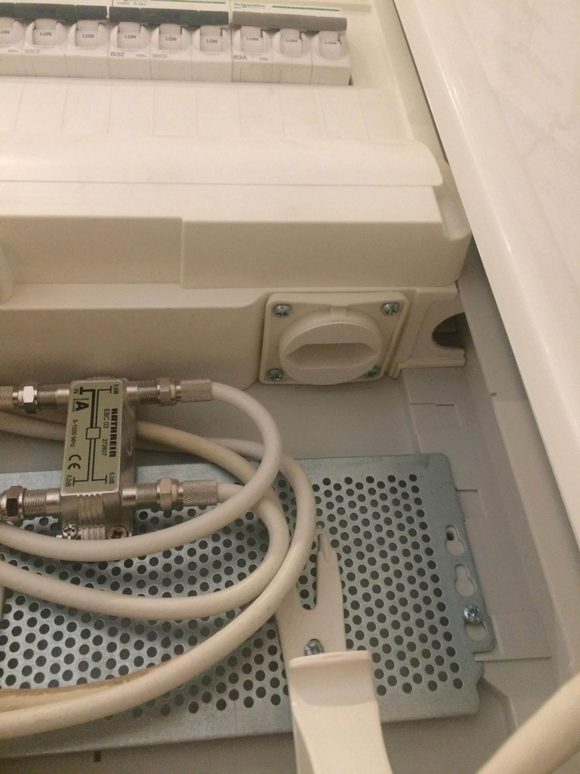 Steckdose in Sicherungskasten - darf ich den nutzen? (Computer, Technik ...