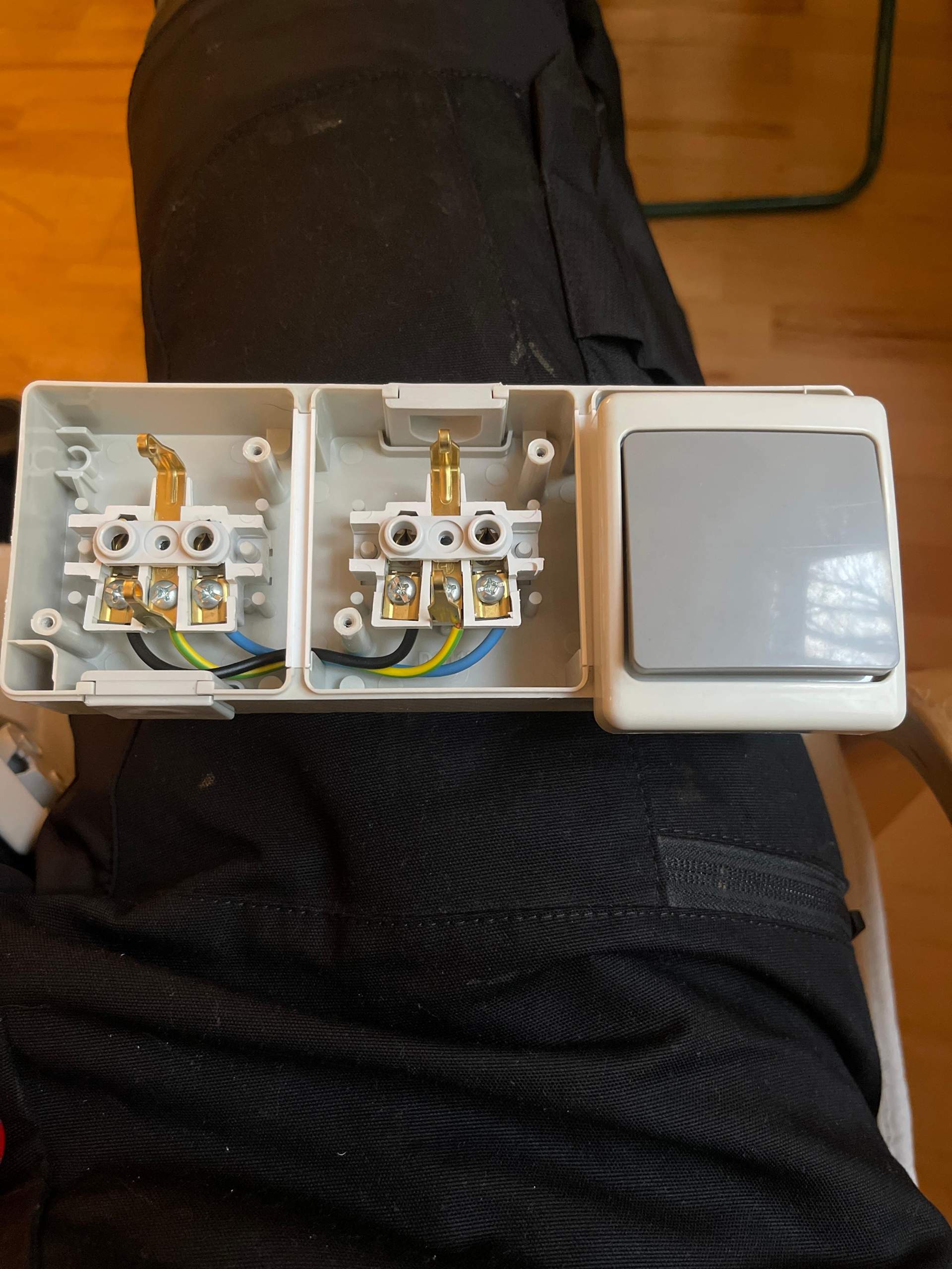 Steckdosen/Schalter Kombi Richtig anschließen? (Strom, Elektrik, Kabel)