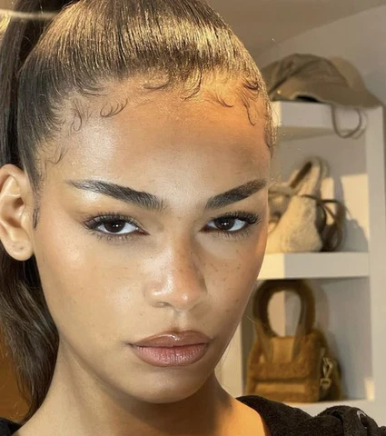 straight brows oder arched brows? (Aussehen, Schönheit, Gesicht)