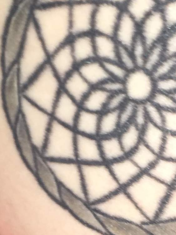 Tattoo verläuft knapp 1,5 Jahre nach stechen? (Gesundheit und Medizin ...