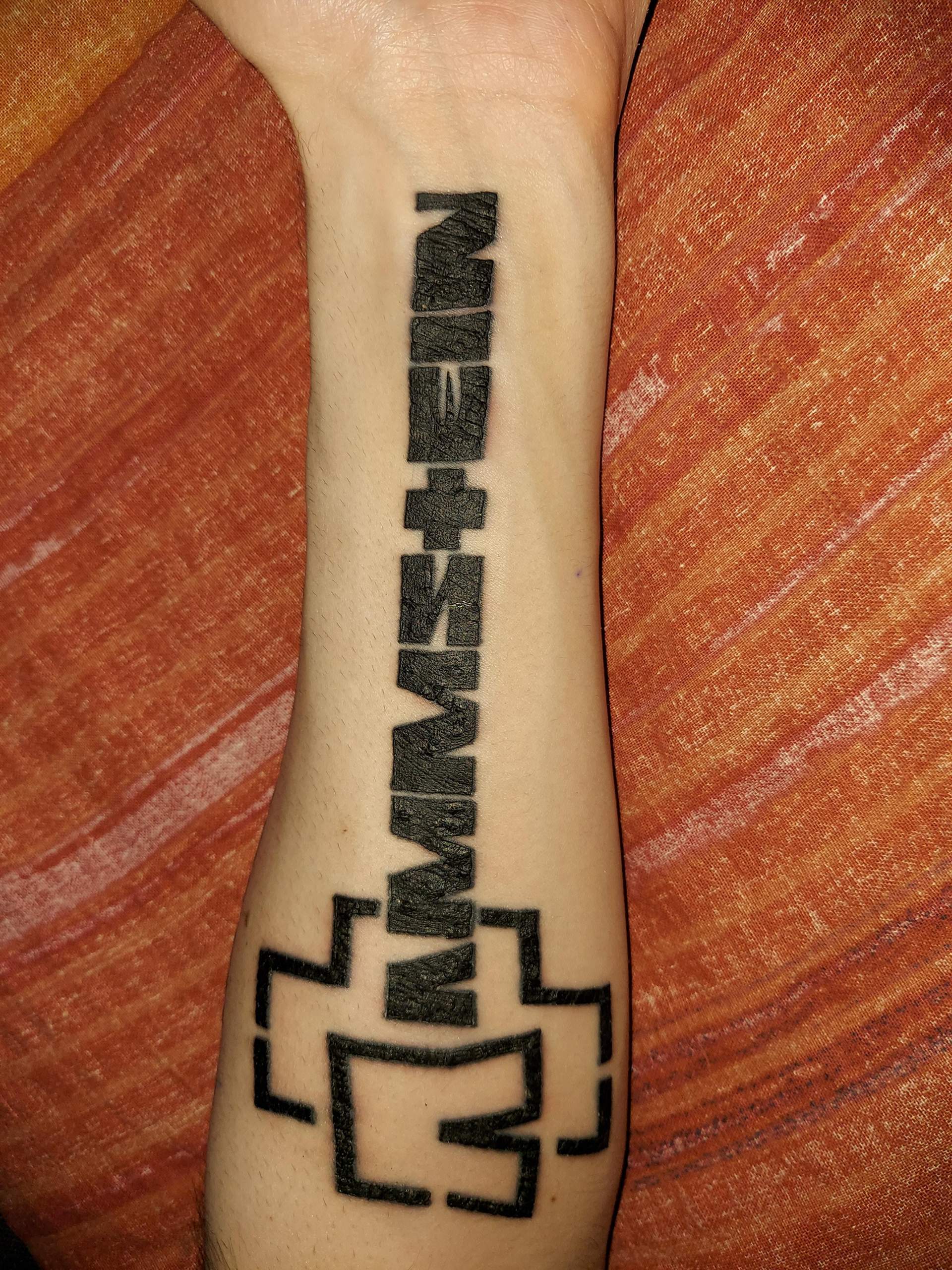 Tattookruste Wie soll ich sie am besten behandeln? (Gesundheit, Tattoo ...