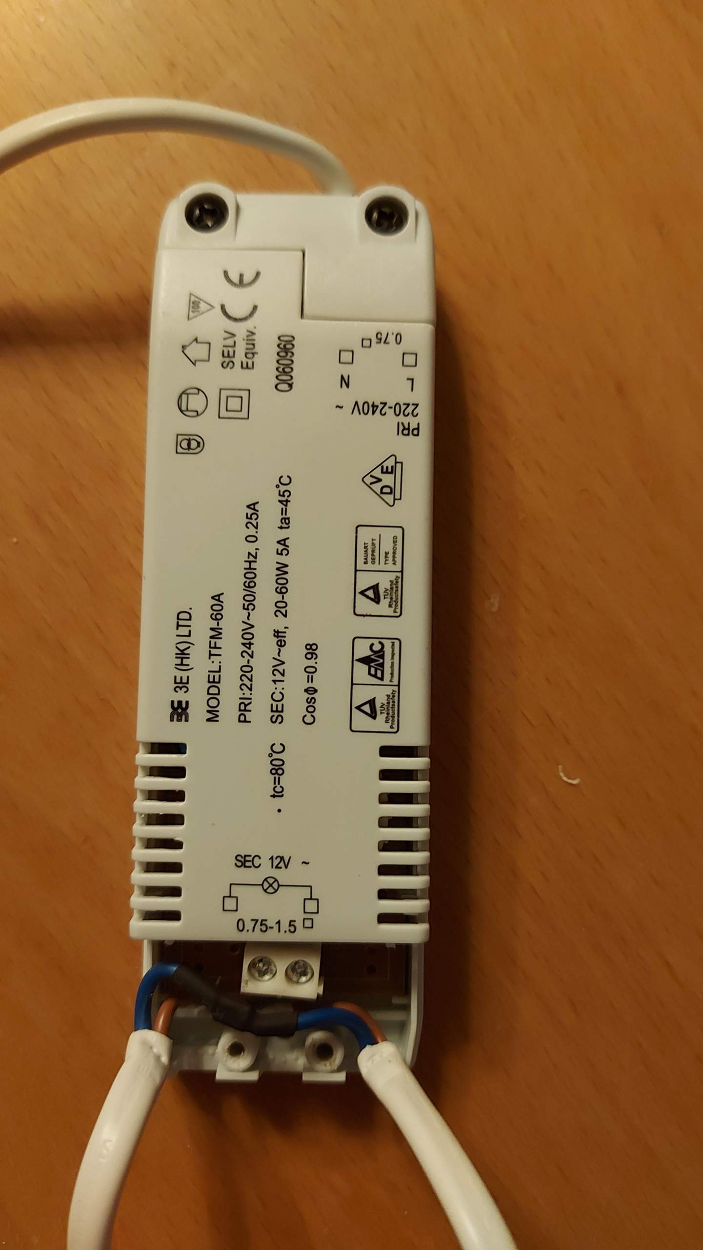 Trafo auf 12V 5A. Wie kommen die Kabel rein? (Technik, Strom, Elektrik)