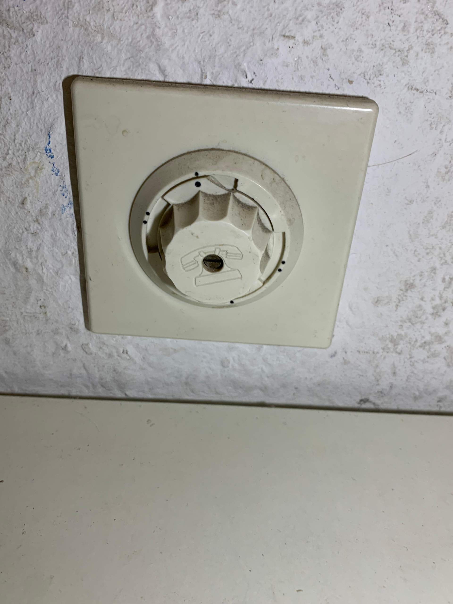 Unbekannte Telekom Dose/Schalter? (Telefon, Kabel, DSL)