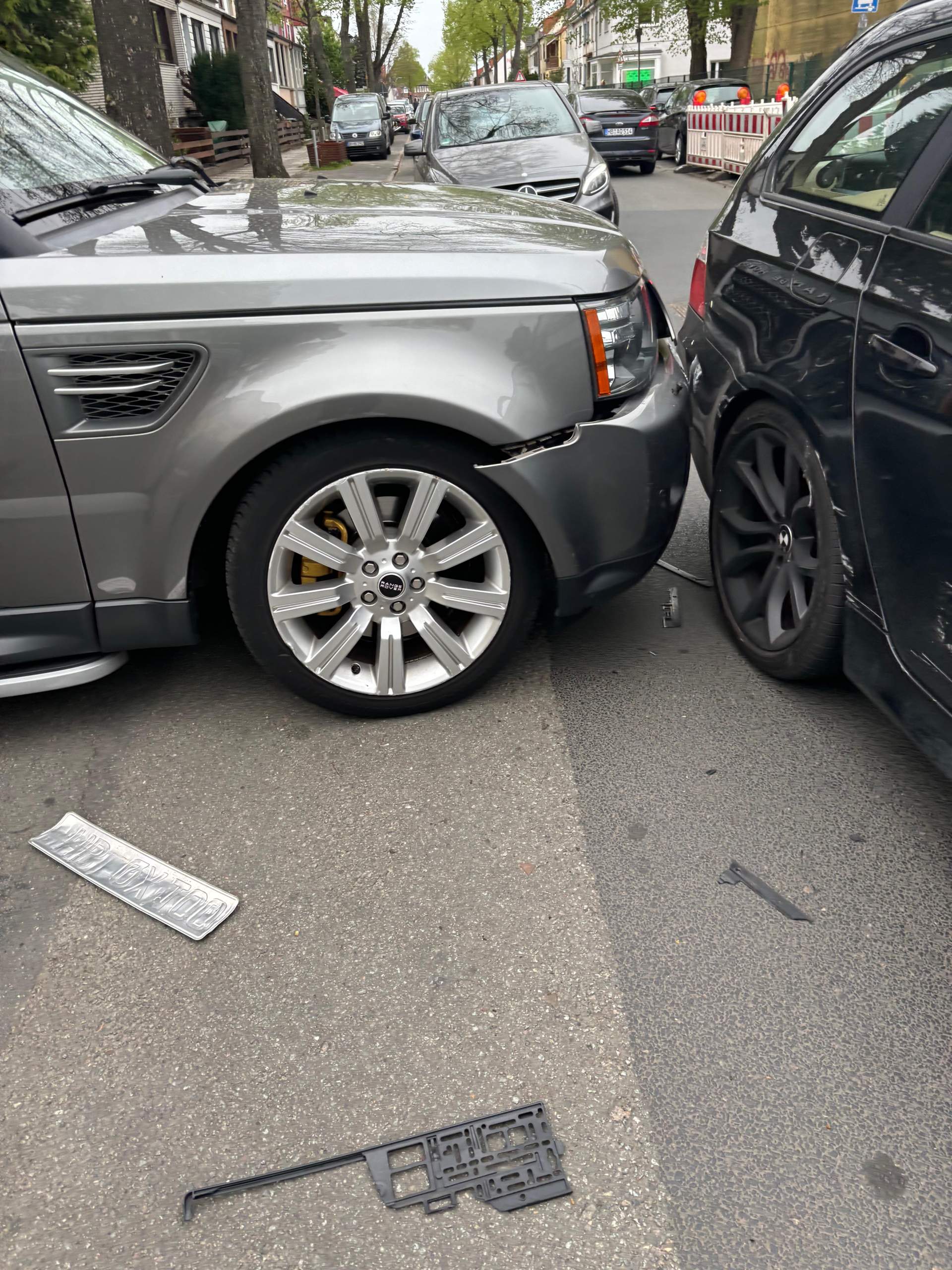 Unfall rechts vor links, wer hat schuld? (Auto, Verkehr, Straßenverkehr)