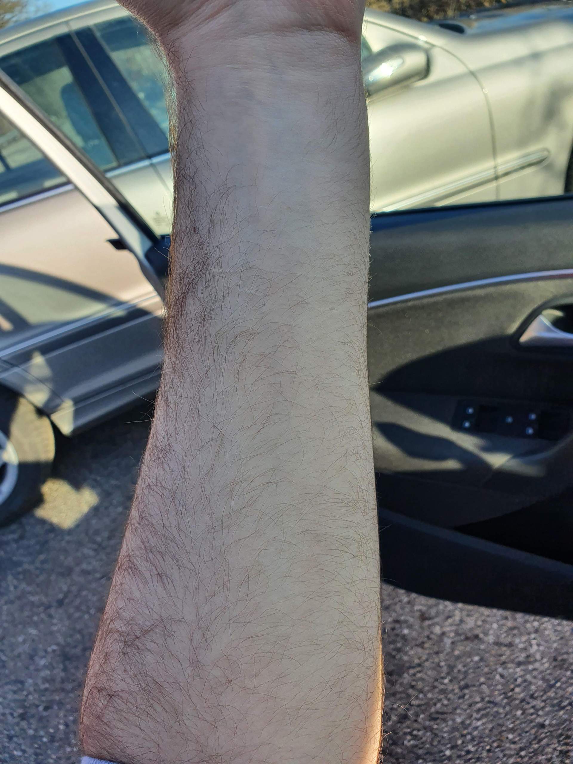 Unterarm Tattoo mit Behaarung? (Gesundheit und Medizin, Körper, Tipps)