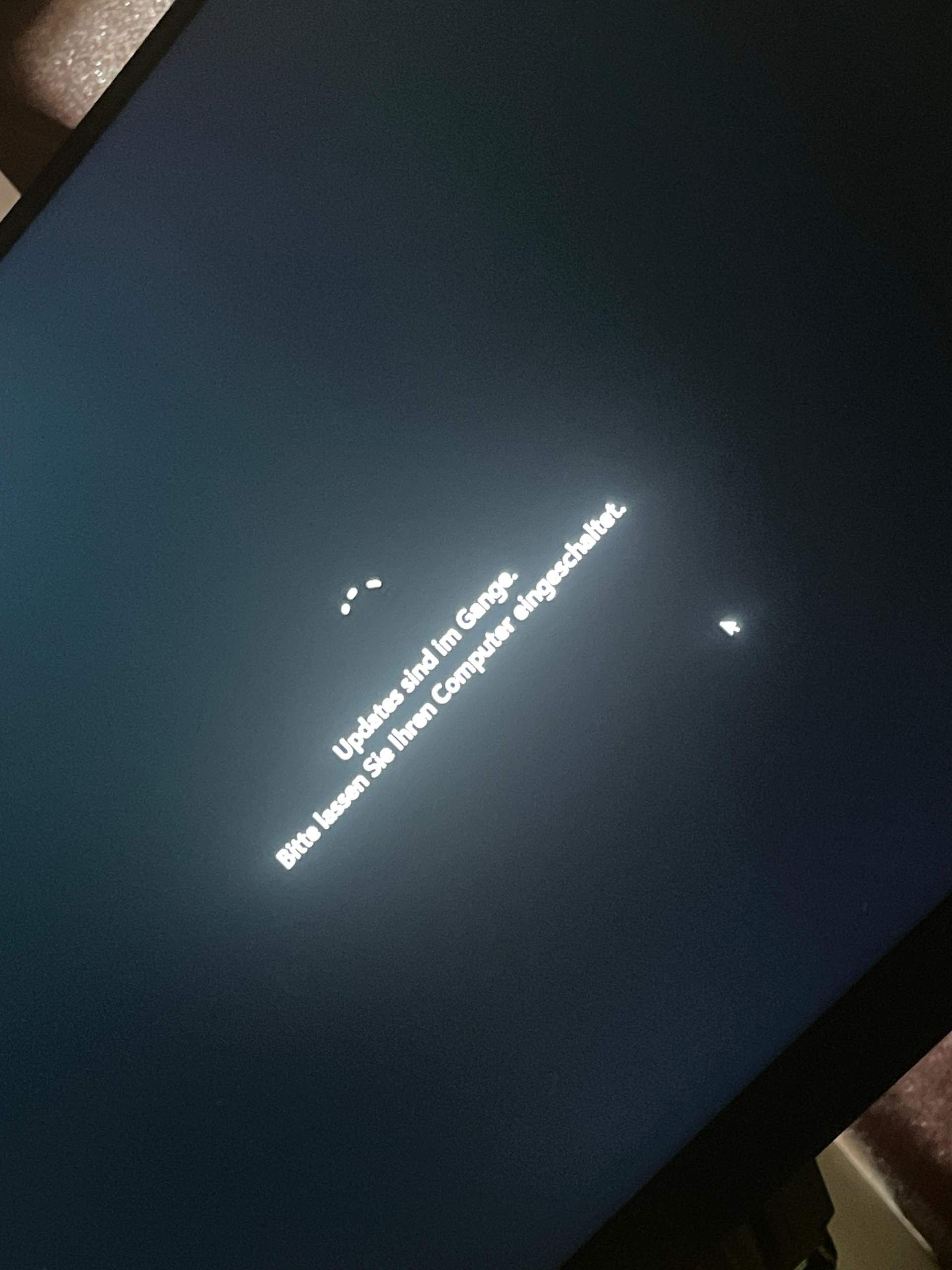 Updates sind im gange seit knapp halber stunde? (Windows, Update, BIOS)