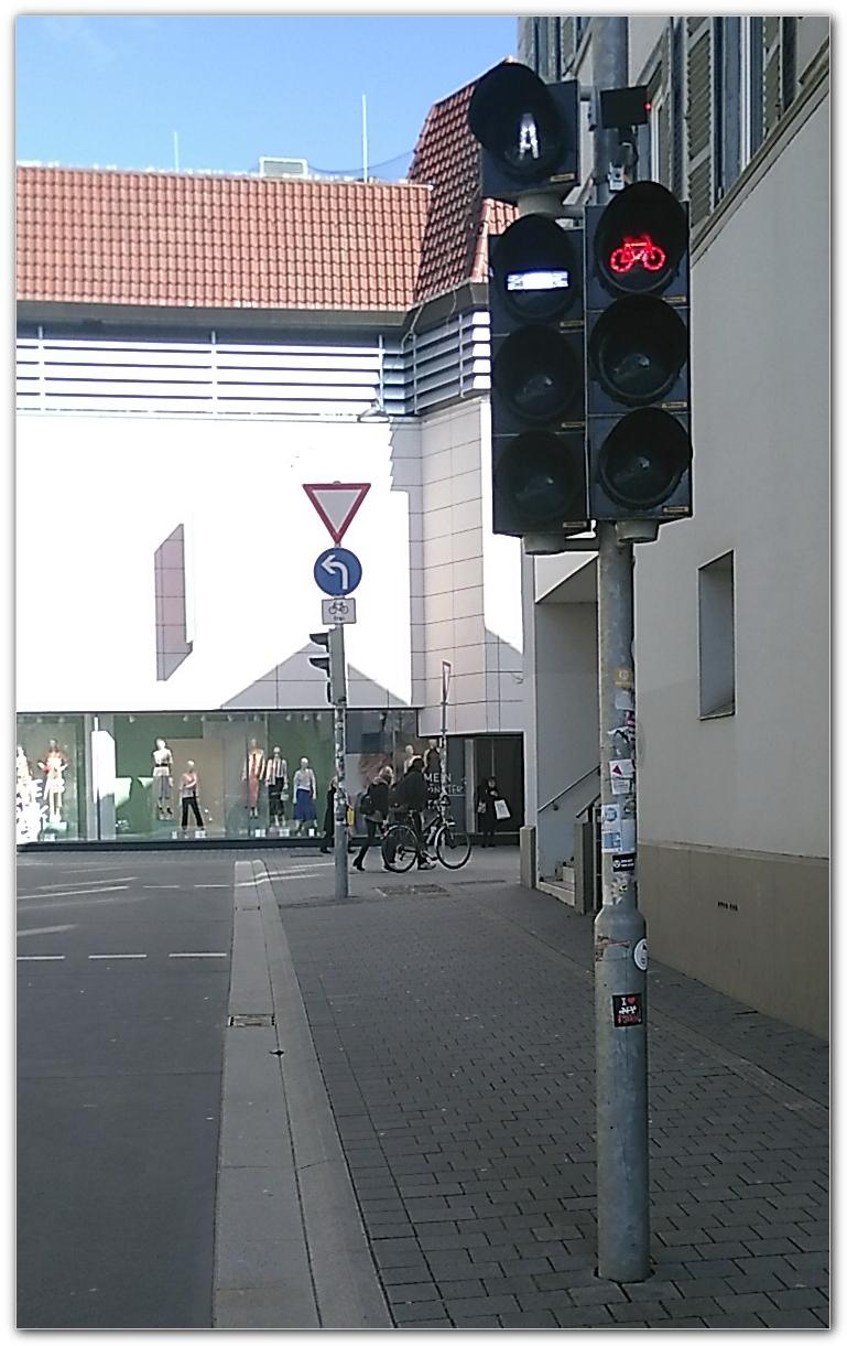 Verkehrszeichen/Ampelanlage: Durchfahrt nur Busse/Taxis? (Auto und ...