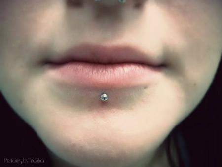 Vertical Labret (Eskimo Piercing) oder Labret - Welches Piercing ...