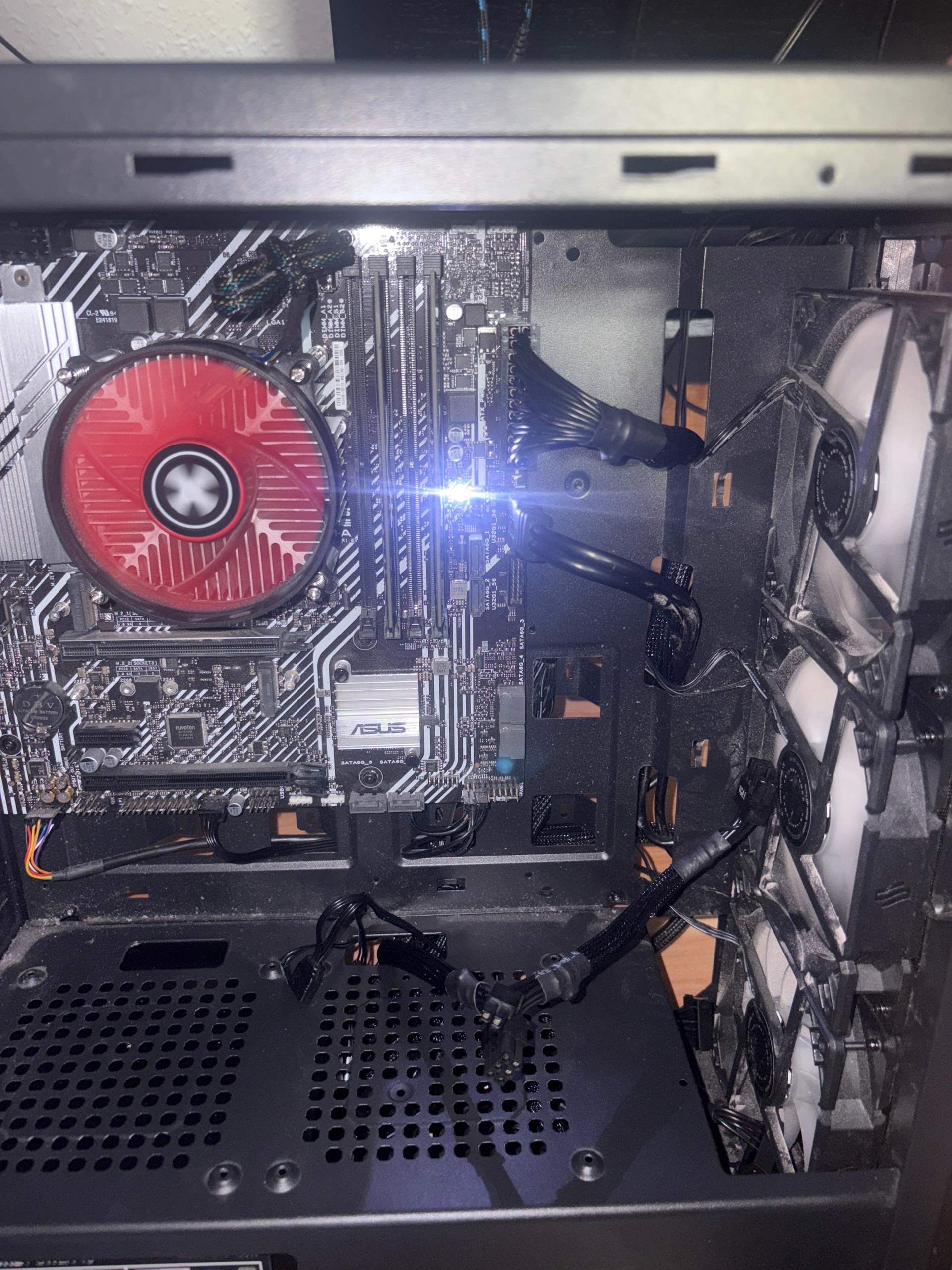 VGA Q LED leuchtet, Pc gibt kein Bild? (CPU, Mainboard, RAM)