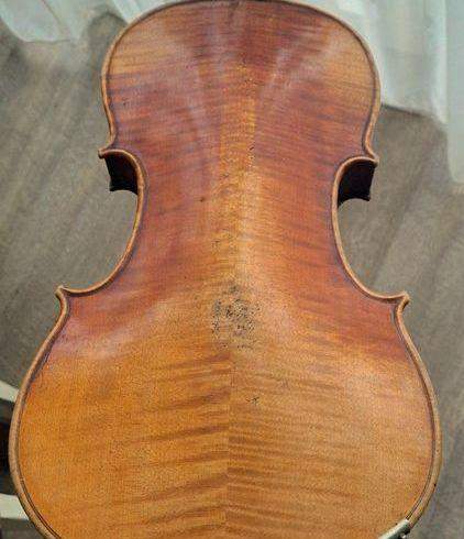 Violine , Geige , Wer baute dieses Instrument mit Zettel und Brandmarke ...