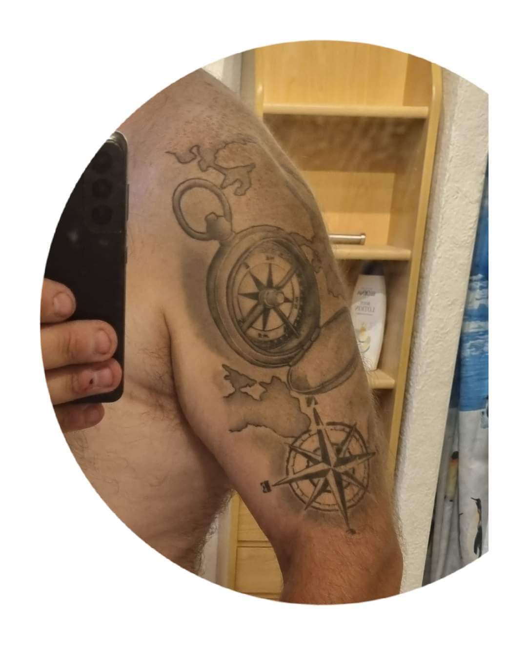 Vorhandenes Tattoo auf Oberarm erweitern lassen? (tätowieren, Tätowierer)